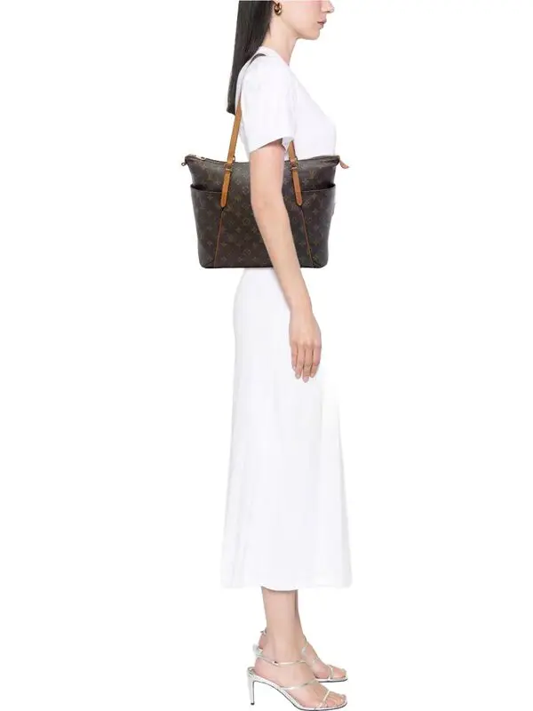 LOUIS VUITTON 2015 Monogram Totally Mm Tote Bag - Brown