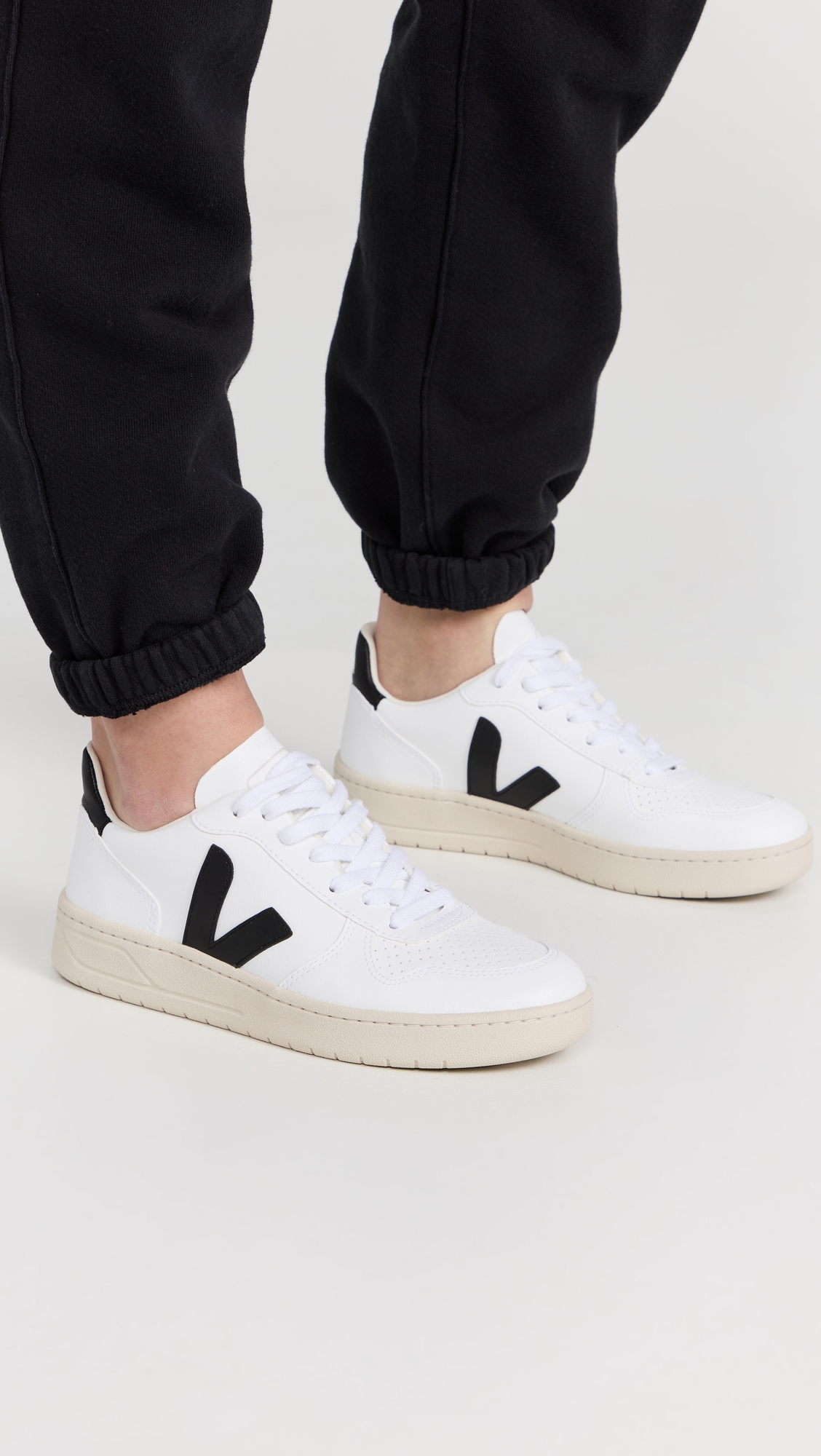 VEJA Veja V-10 Lace Up Sneakers