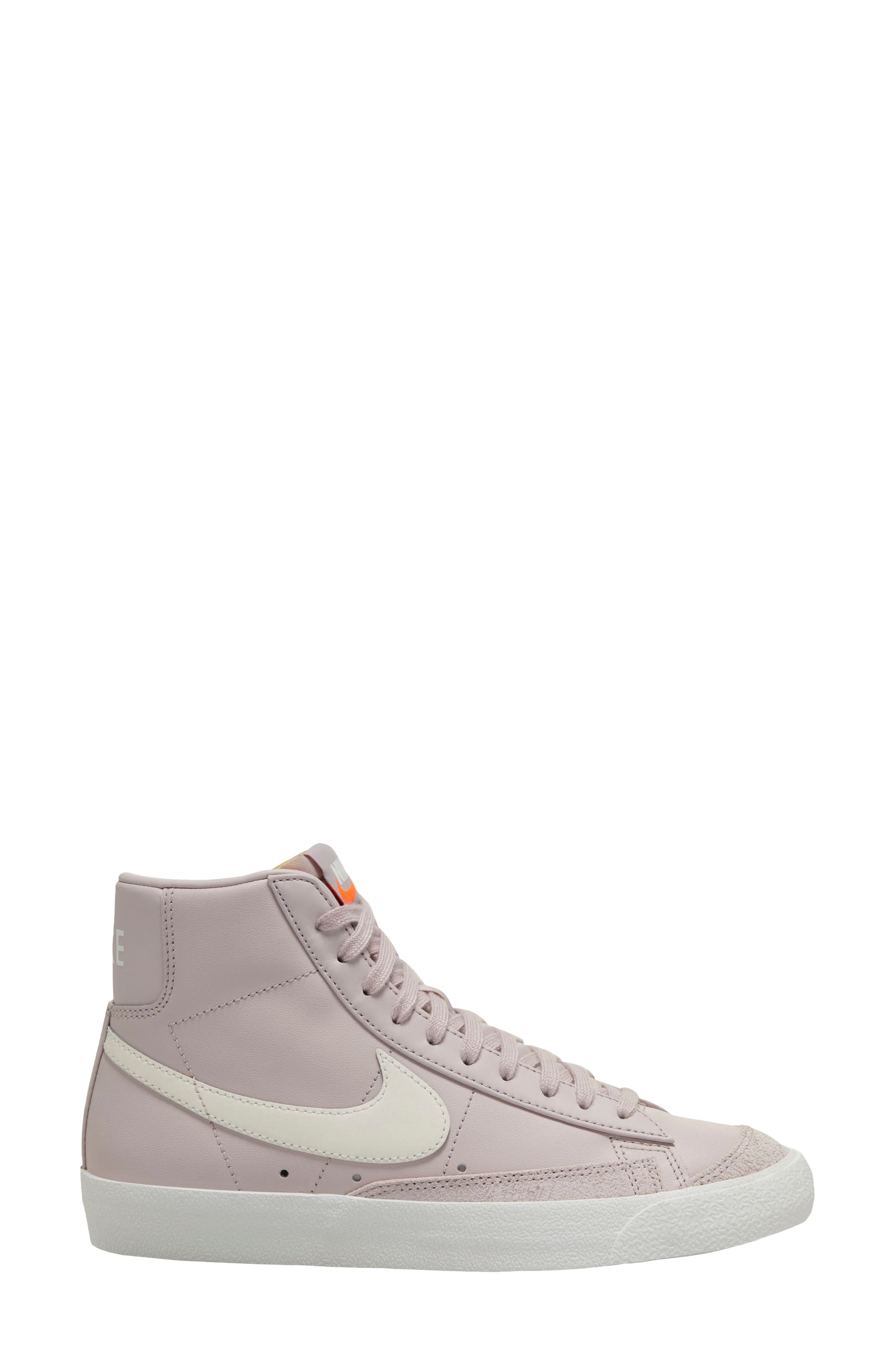 nike blazer platinum violet
