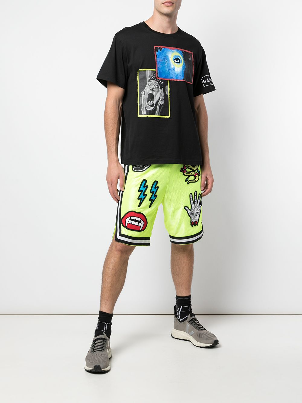 HACULLA. overlap standard graphic t-shirt
