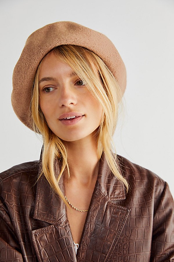 Free People Margot Slouchy Beret - Cayenne | Editorialist display picture 1