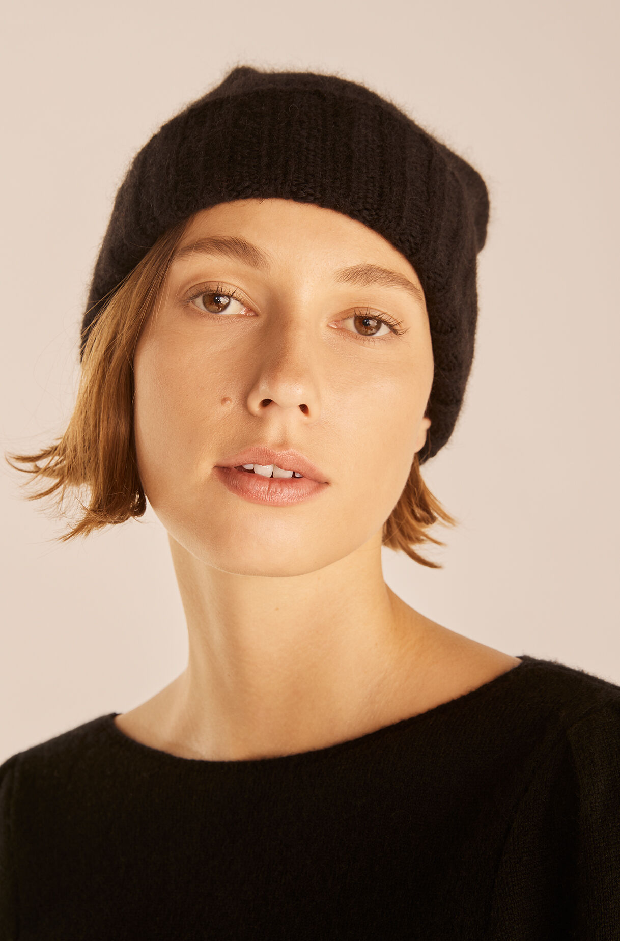 Rebecca Taylor Chainette Stitch Beanie In Black - 40% Off  display picture 1