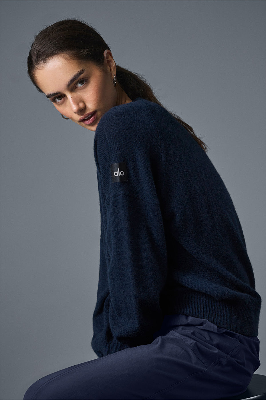 alo ネイビー スウェット XS Alo Yoga Cashmere Jet Set Crew Sweatshirt - Navy | Editorialist