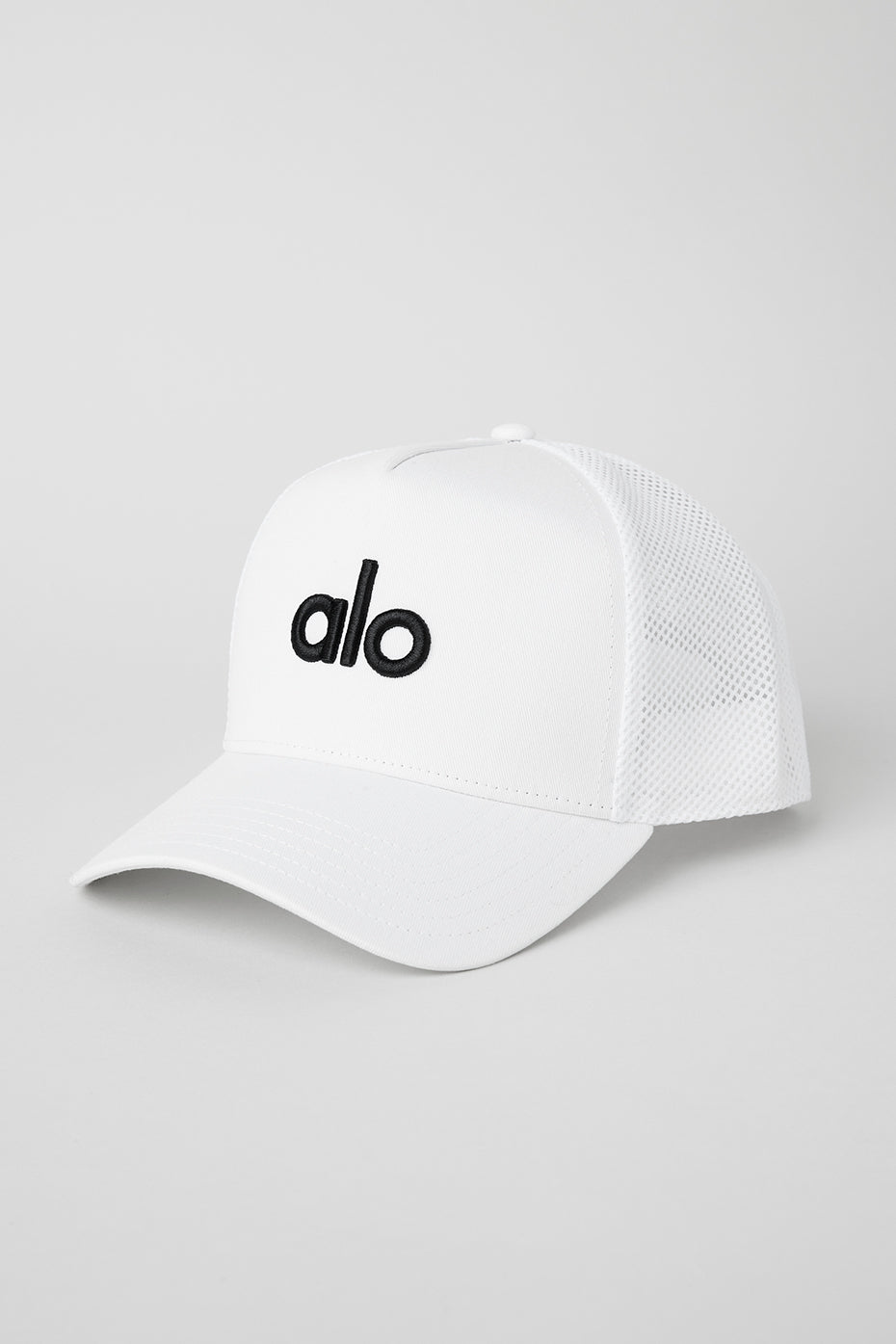 Alo Yoga District Trucker Cap - White | Editorialist