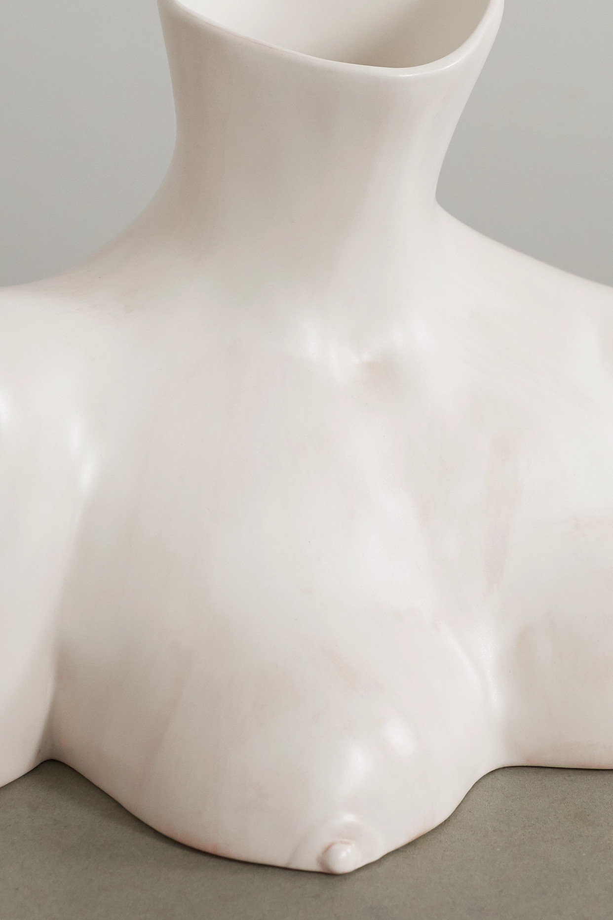 花瓶・フラワースタンド Anissa Kermiche Breast Friend White Vase