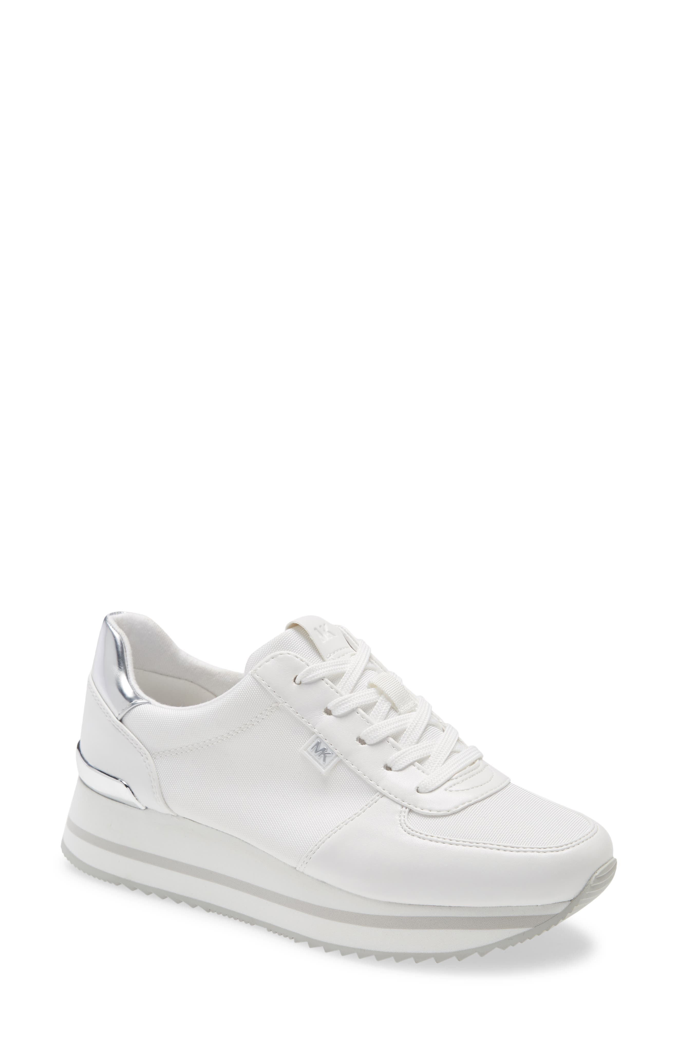 monique canvas trainer