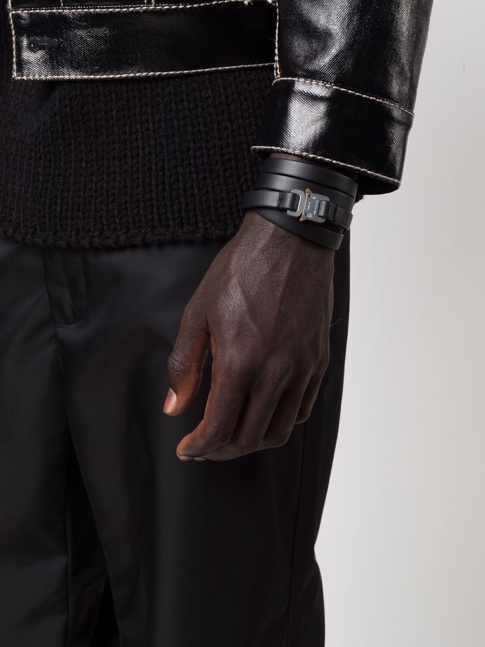 1017 Alyx 9sm Rollercoater Leather Bracelet - Black | Editorialist