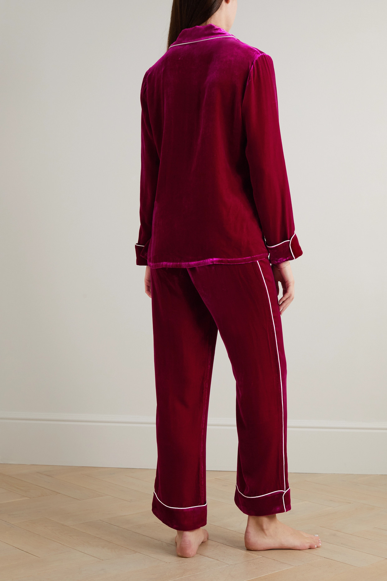 11 Best Winter Pajamas for Women 2022 Eberjey & La Perla
