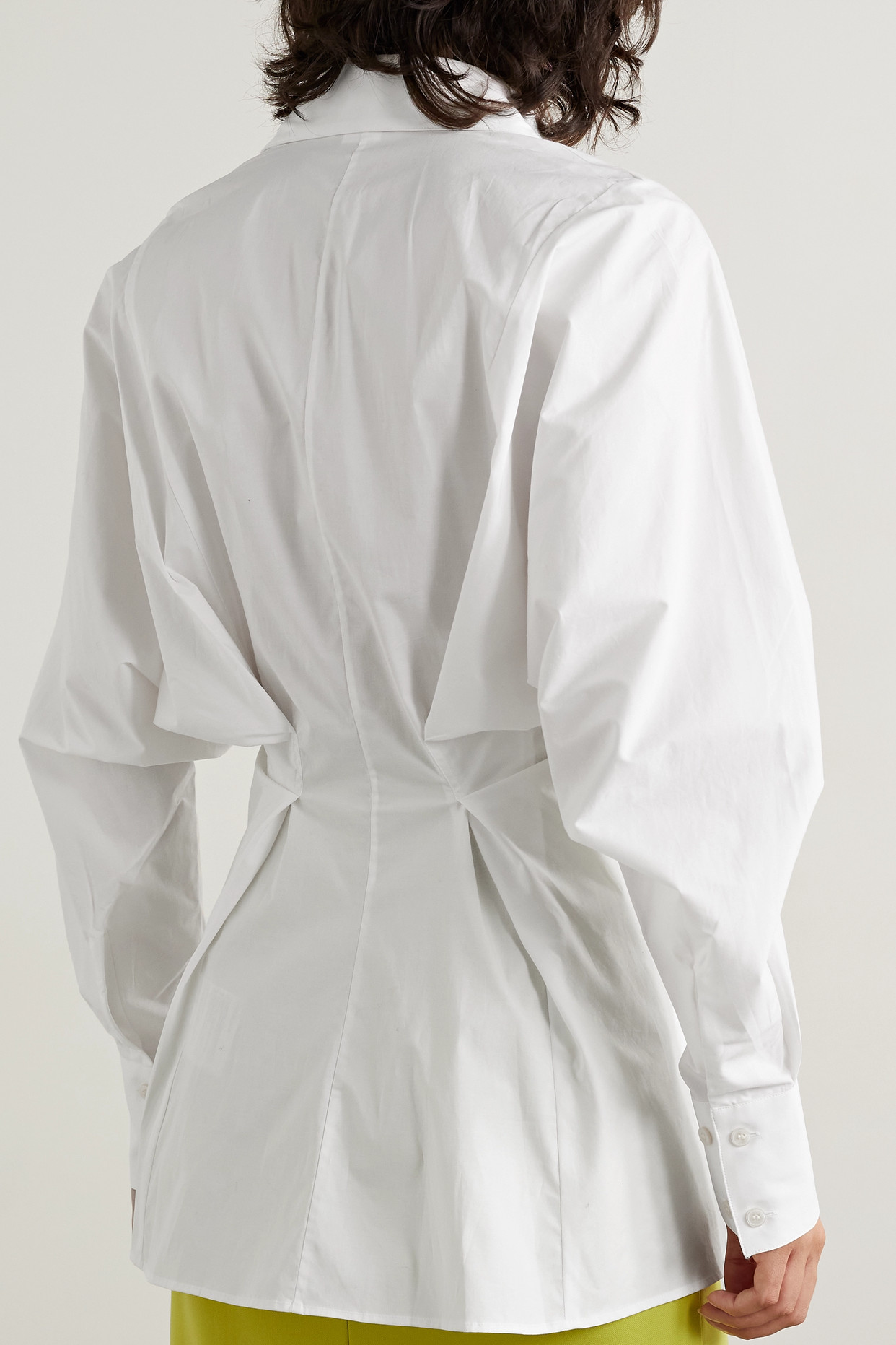 6 White Party Outfits : What to Wear to a White Party