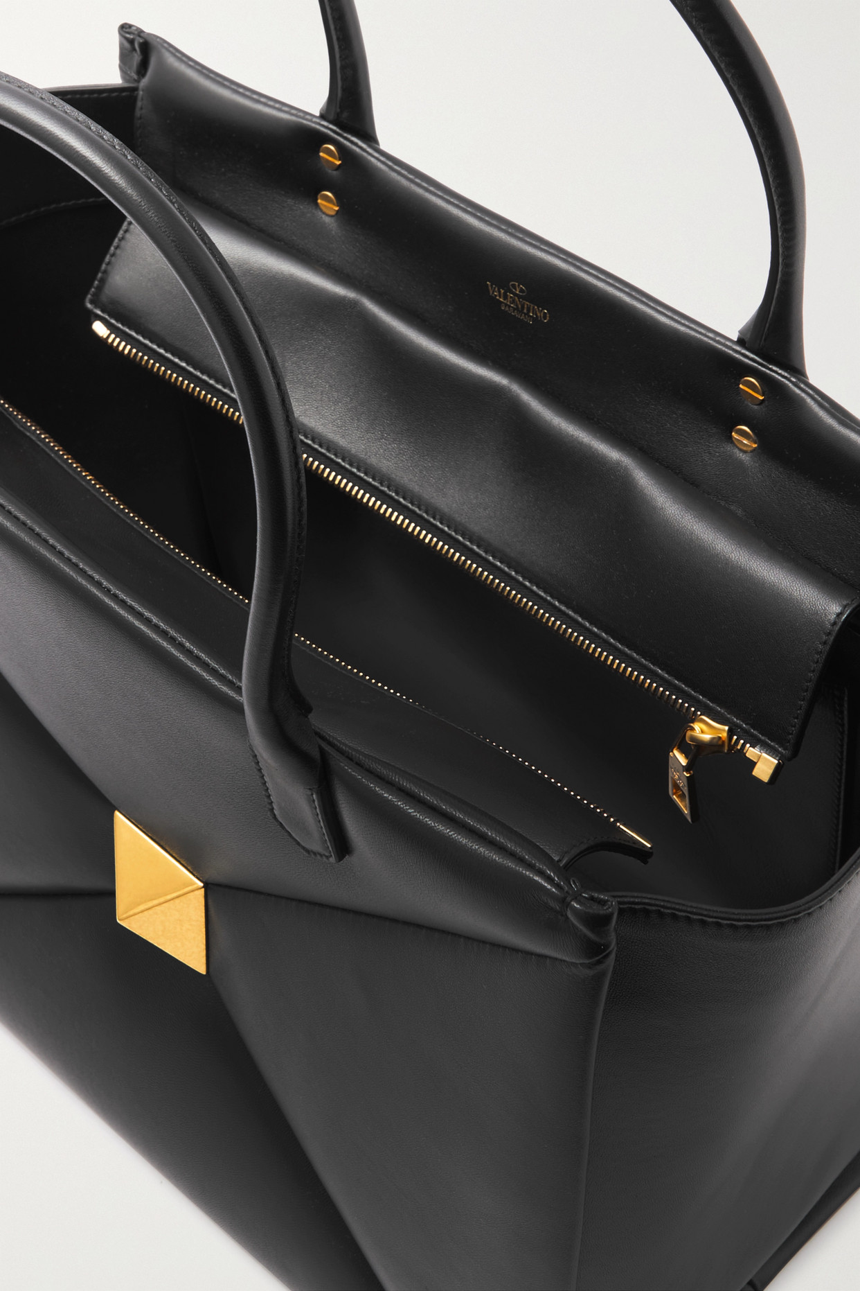 The 15 Best Designer Leather Tote Bags For All Year Round