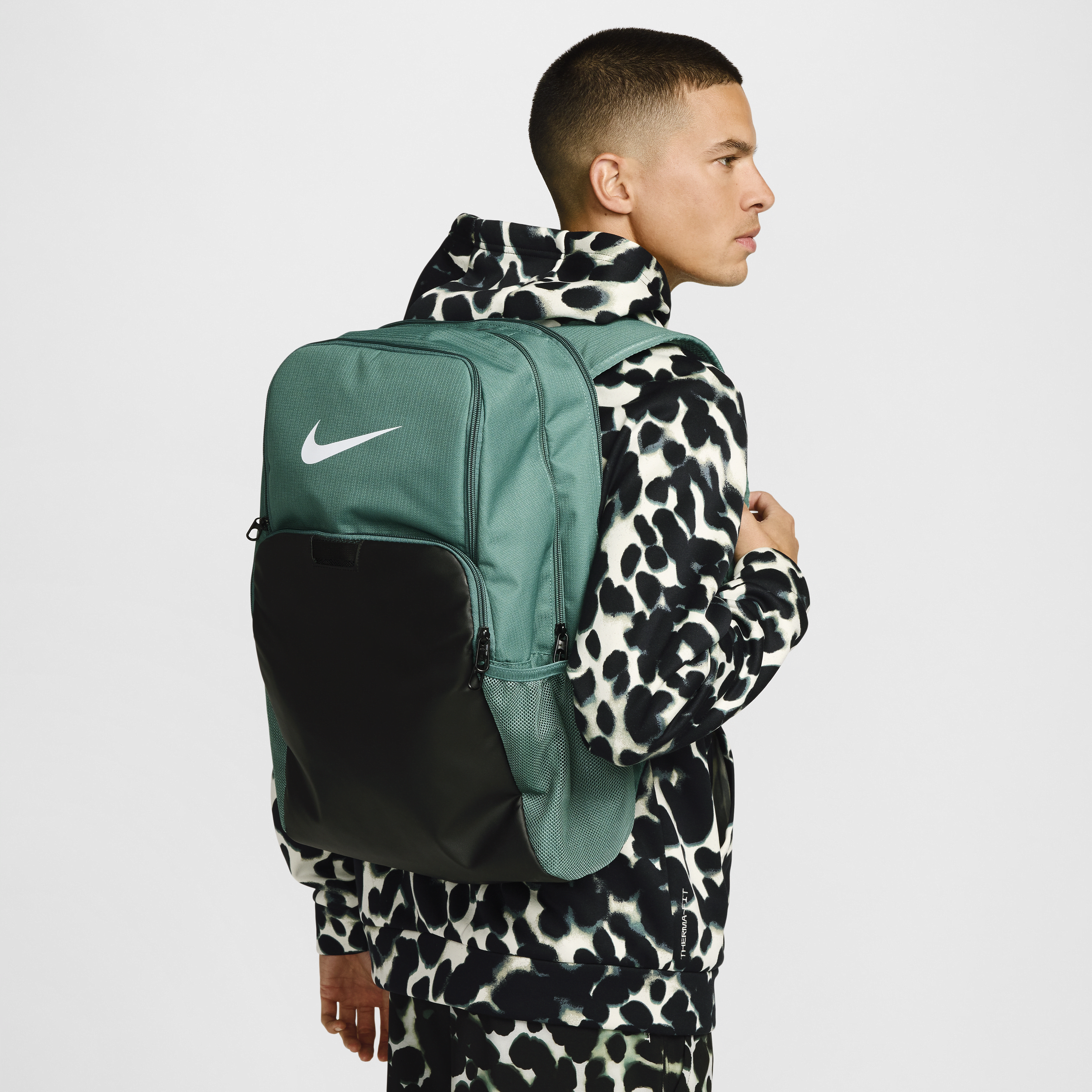 biggest nike backpack