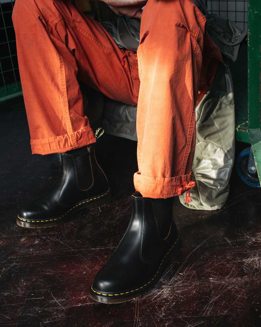 DR. MARTENS Dr. Martens 2976 Vintage Made in England Chelsea Boots
