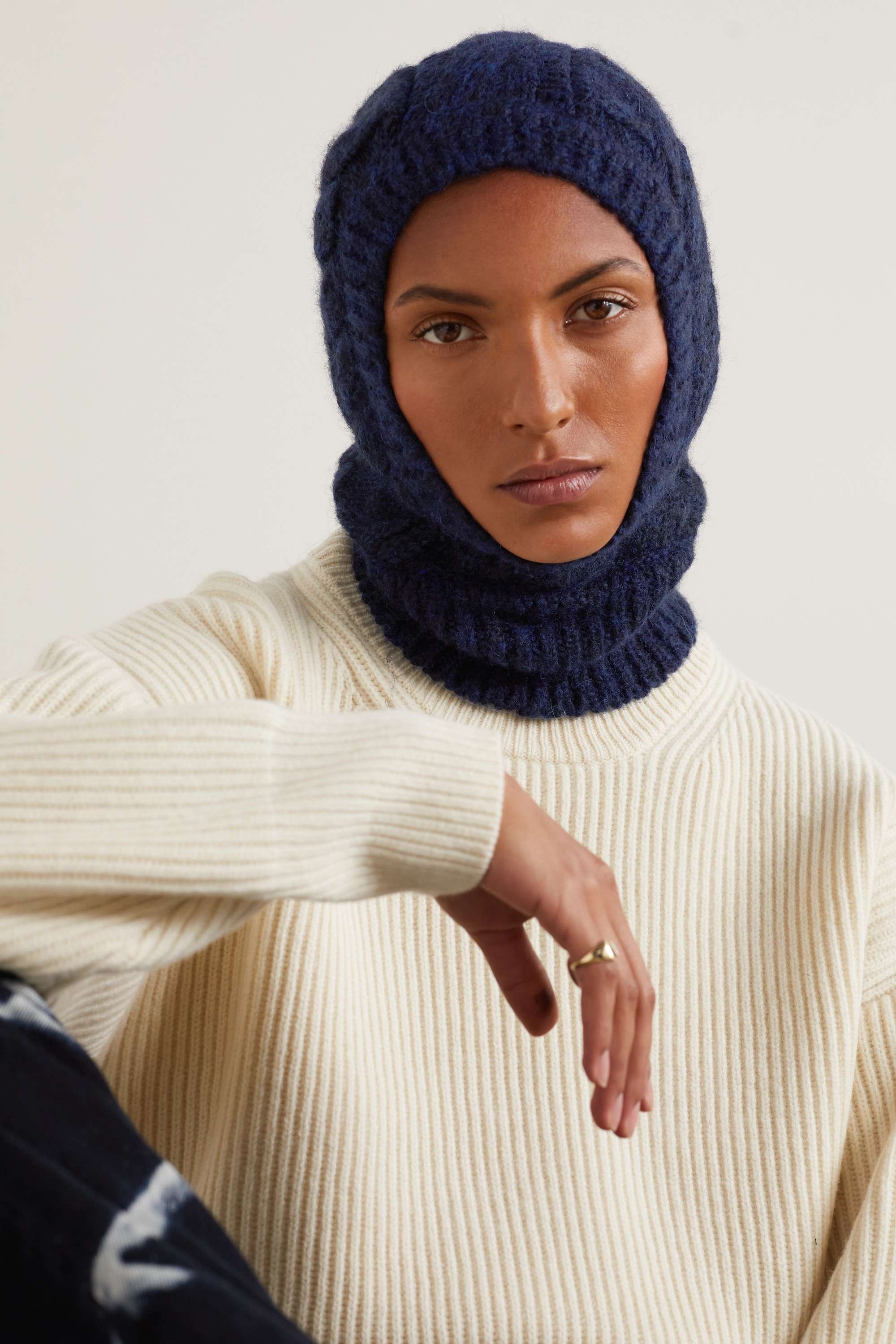 Simone Rocha バラクラバ Simone Rocha Cable-Knit Balaclava In Blue - 50% Off | Editorialist