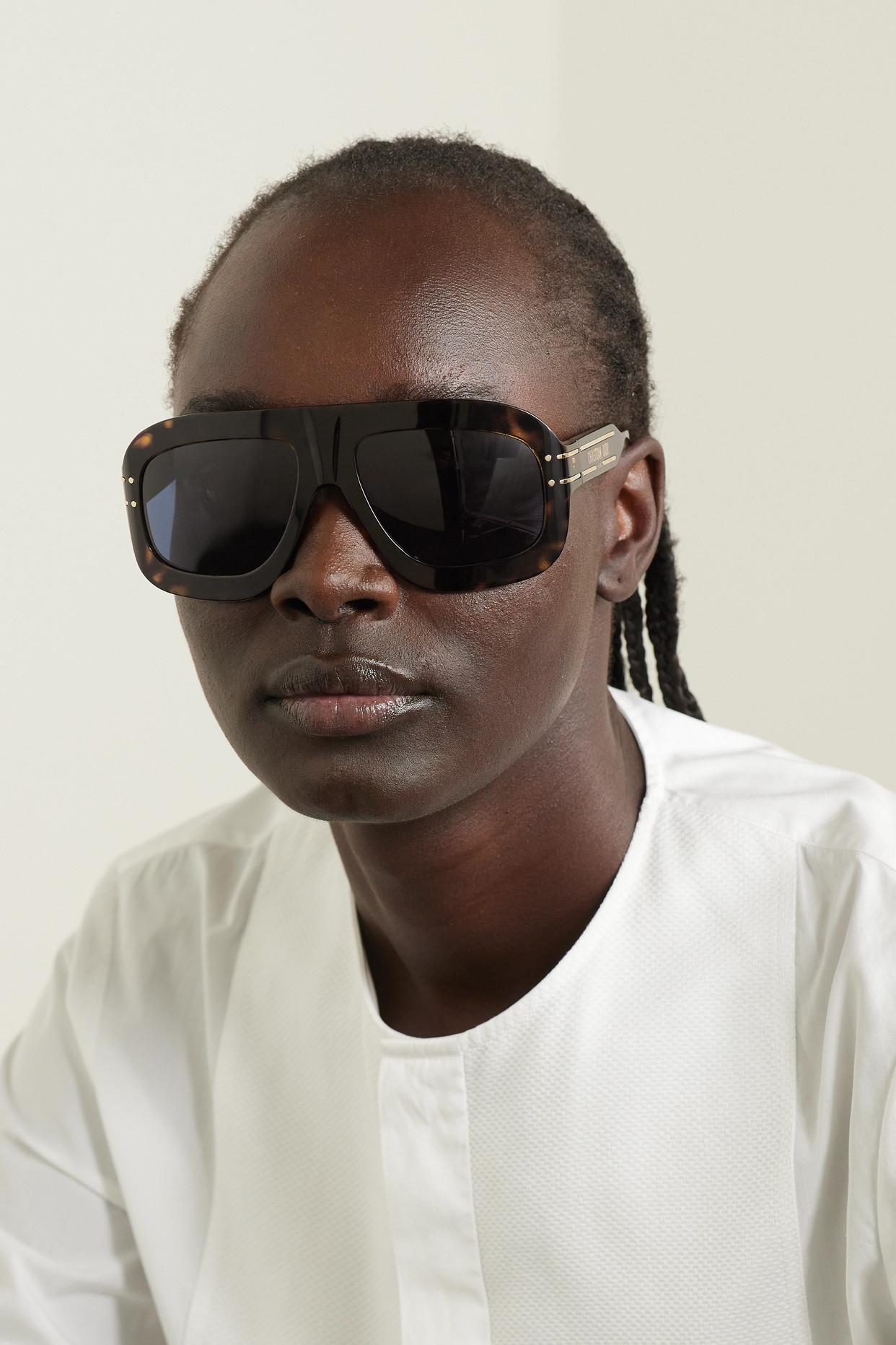 Dior DIORSIGNATURE M1U 27A0 Aviator Sunglasses – Havana / Grey DIOR EYEWEAR DiorSignature M1U aviator-style tortoiseshell  main image 2