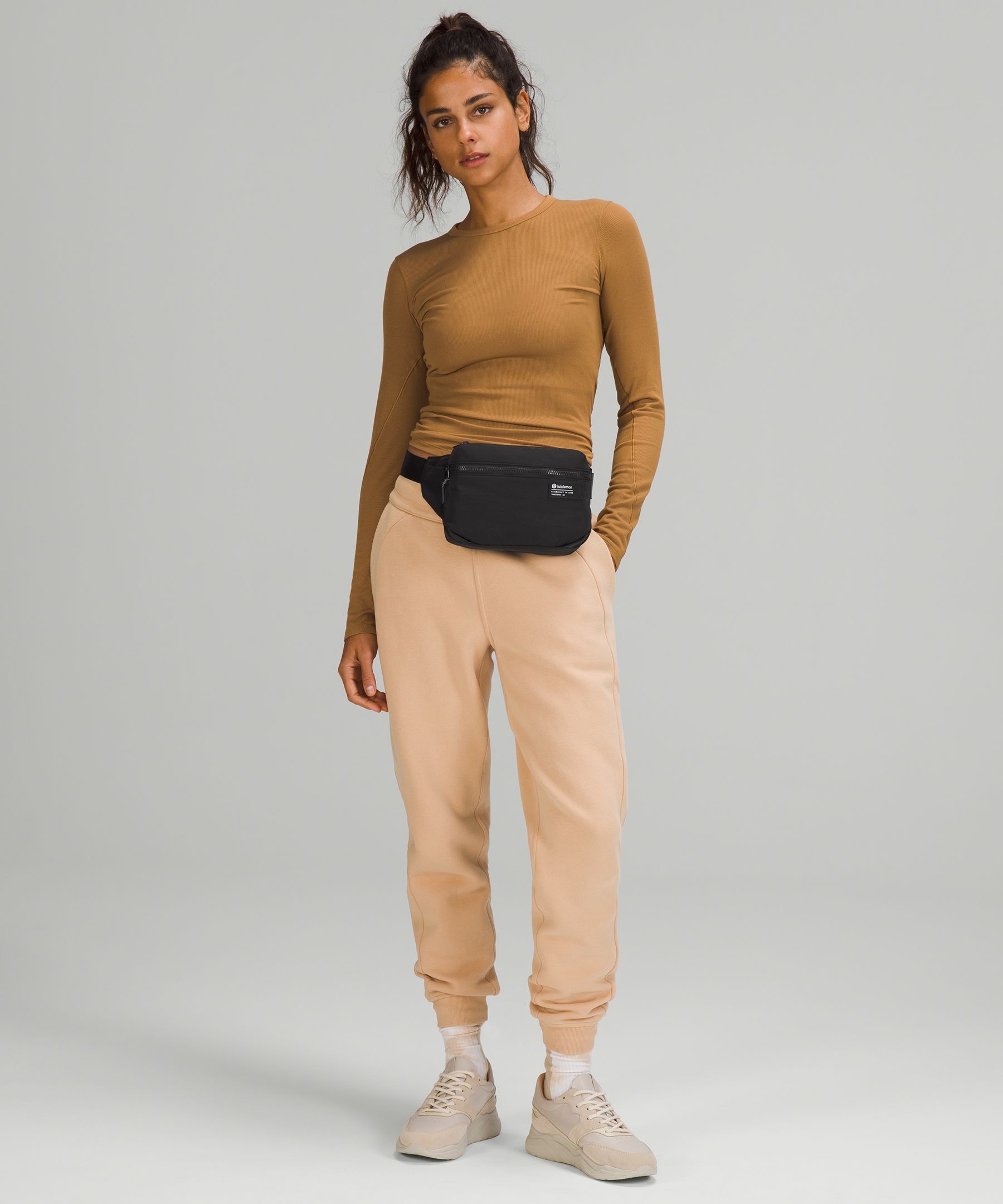 lululemon black clean lines belt bag Everywhere Bag, (LU9B78S) : Sports & Outdoors Lululemon Everywhere Belt Bag Restock: