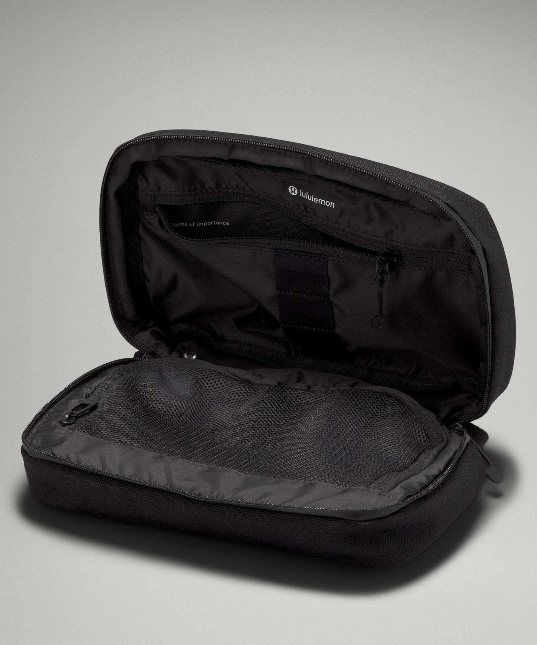 mens toiletry bag lululemon Lululemon Command The Day Dopp Kit 5l /Neutral - Black