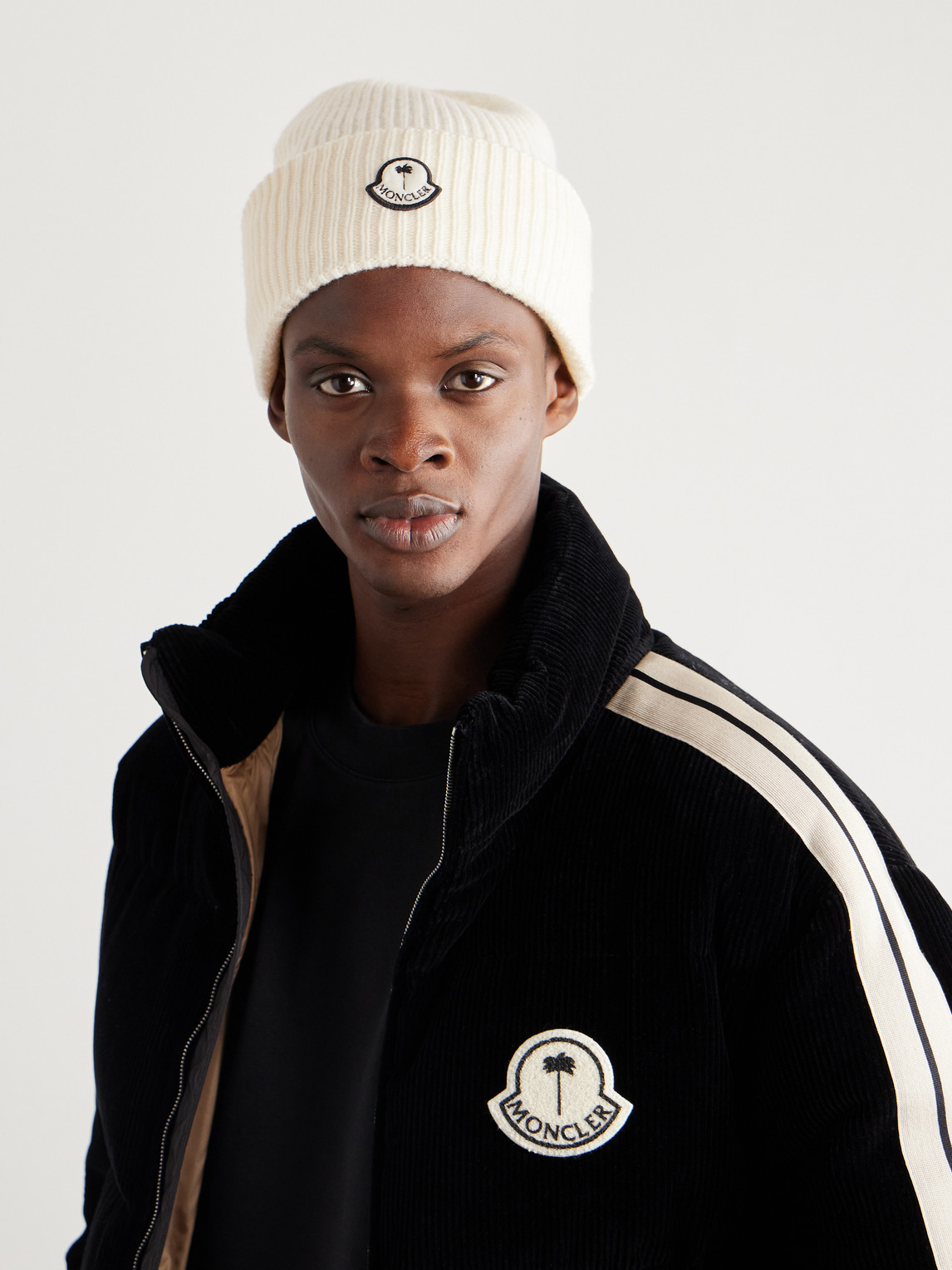 【新品】韓国ミンジ着用 MONCLER PALM ANGELS ニット帽 Moncler Genius X Palm Angels Beanie in Grey | FWRD