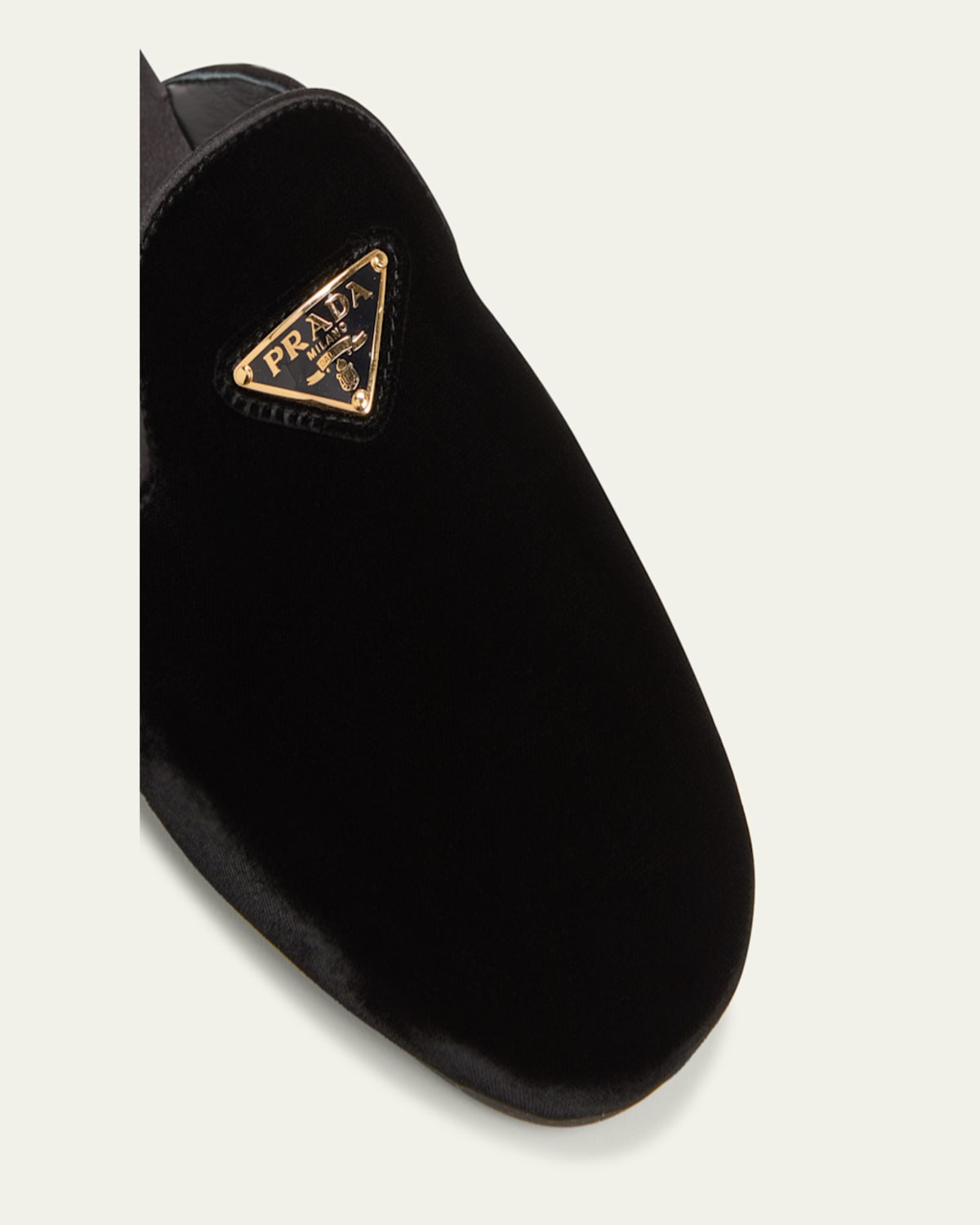 靴 PRADA Velvet Mules Prada Velvet Logo Loafer Mules | Neiman Marcus