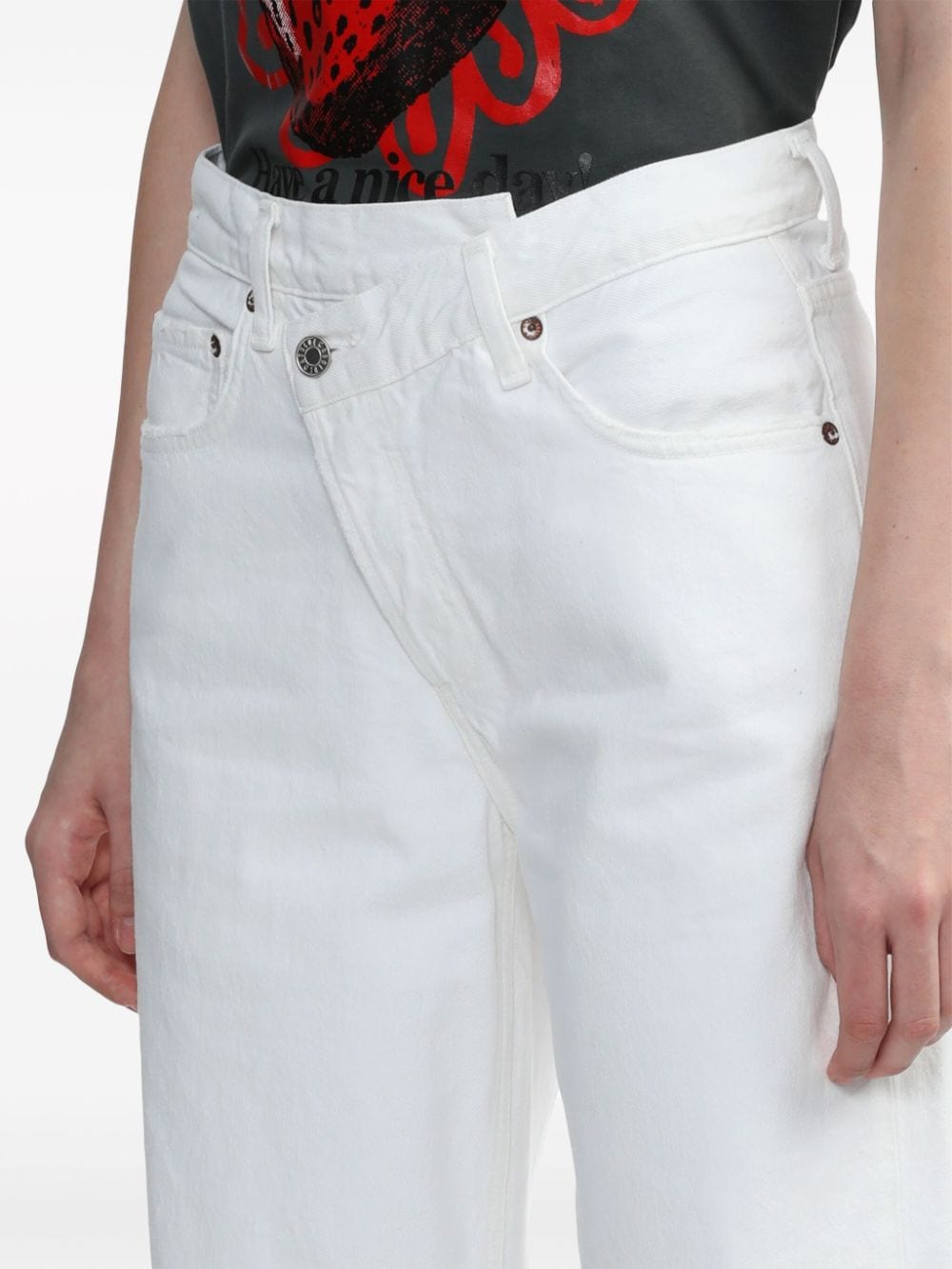 9 Best White Jeans to Wear: How to Wear White Jeans Year-Round