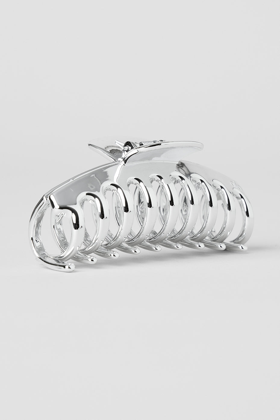 Alo Yoga Epic Claw Clip In Chrome - 30% Off | Editorialist