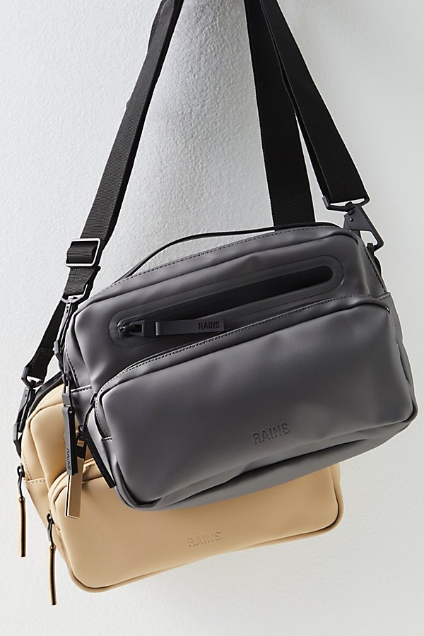 box bag large rains Texel Cabin - Black Waterproof Travel Bag Men & Women - Lightweight Suitcase with Coated Tonal Zip Closure and Bifold Case with Two Mesh Closures - 2 Year Warranty The design offers many styling options and can be worn over the shoulder RAINS Box Bag Micro /