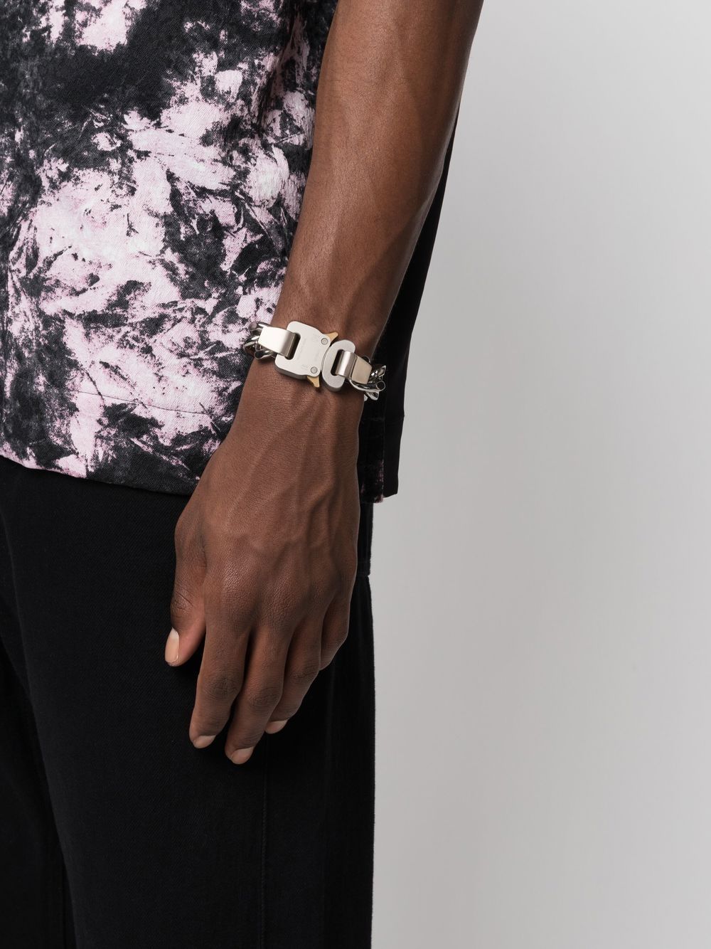 1017 Alyx 9sm Curb-Chain Bracelet In Silver - 51% Off | Editorialist