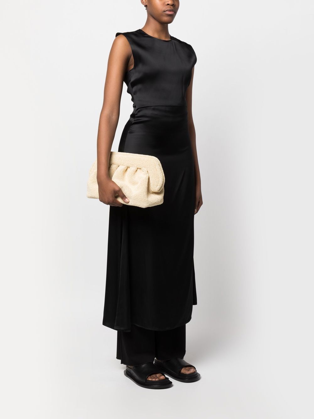 THEMOIRE Re-Fur Clutch