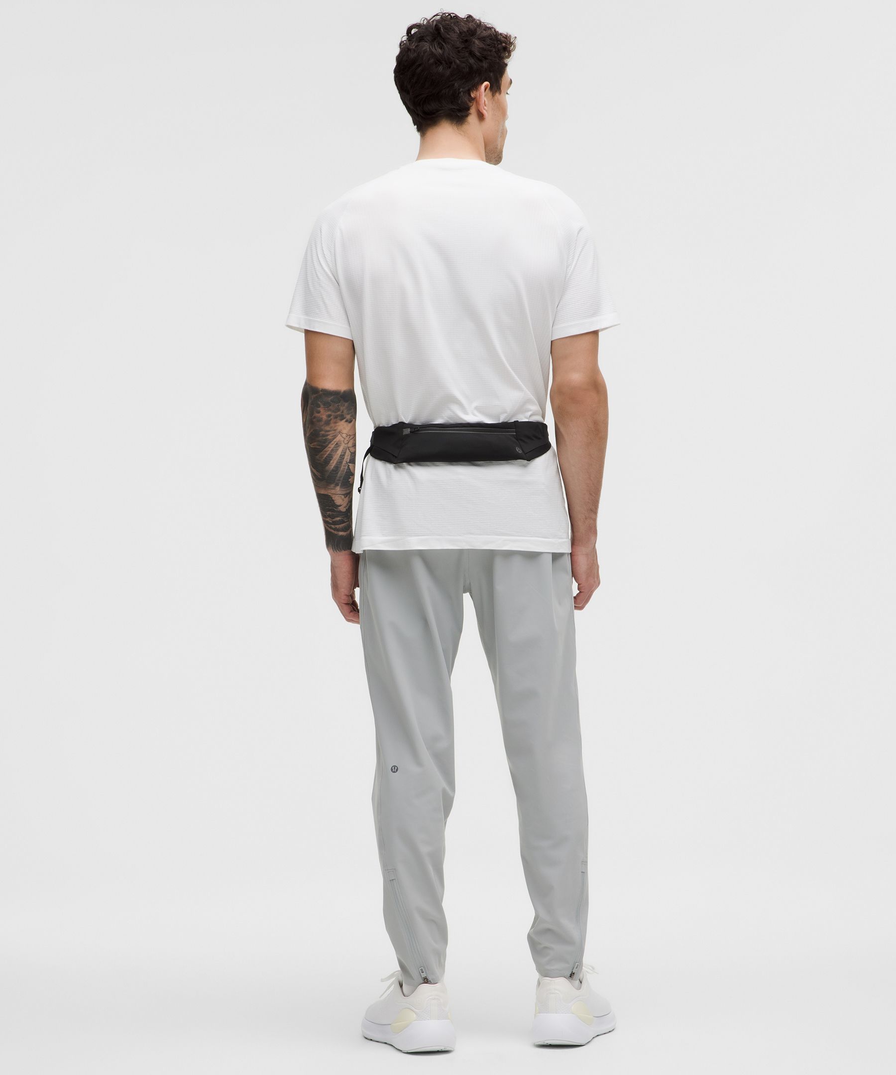 Alo Yoga Stride Running Belt Bag - Black | Editorialist