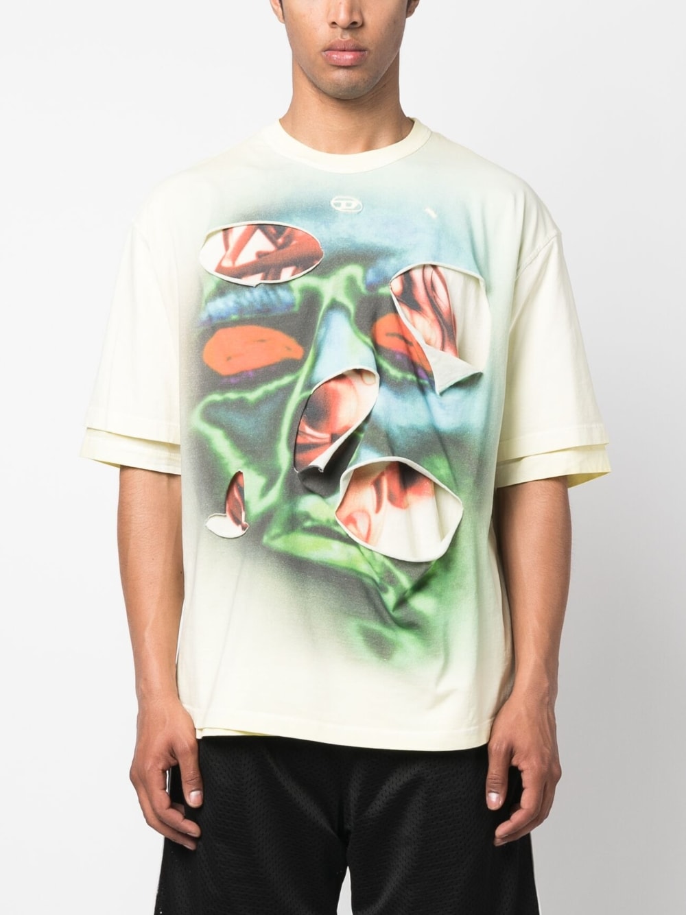 トップス Diesel Distressed-Effect Graphic-Print Diesel® Distressed-Effect Graphic-Print T-Shirt In Yellow - 30