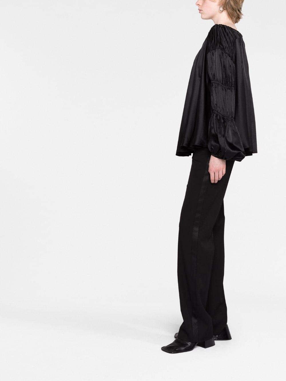 KHAITE KHAITE Lenny Scoop-Neck Silk Blouse