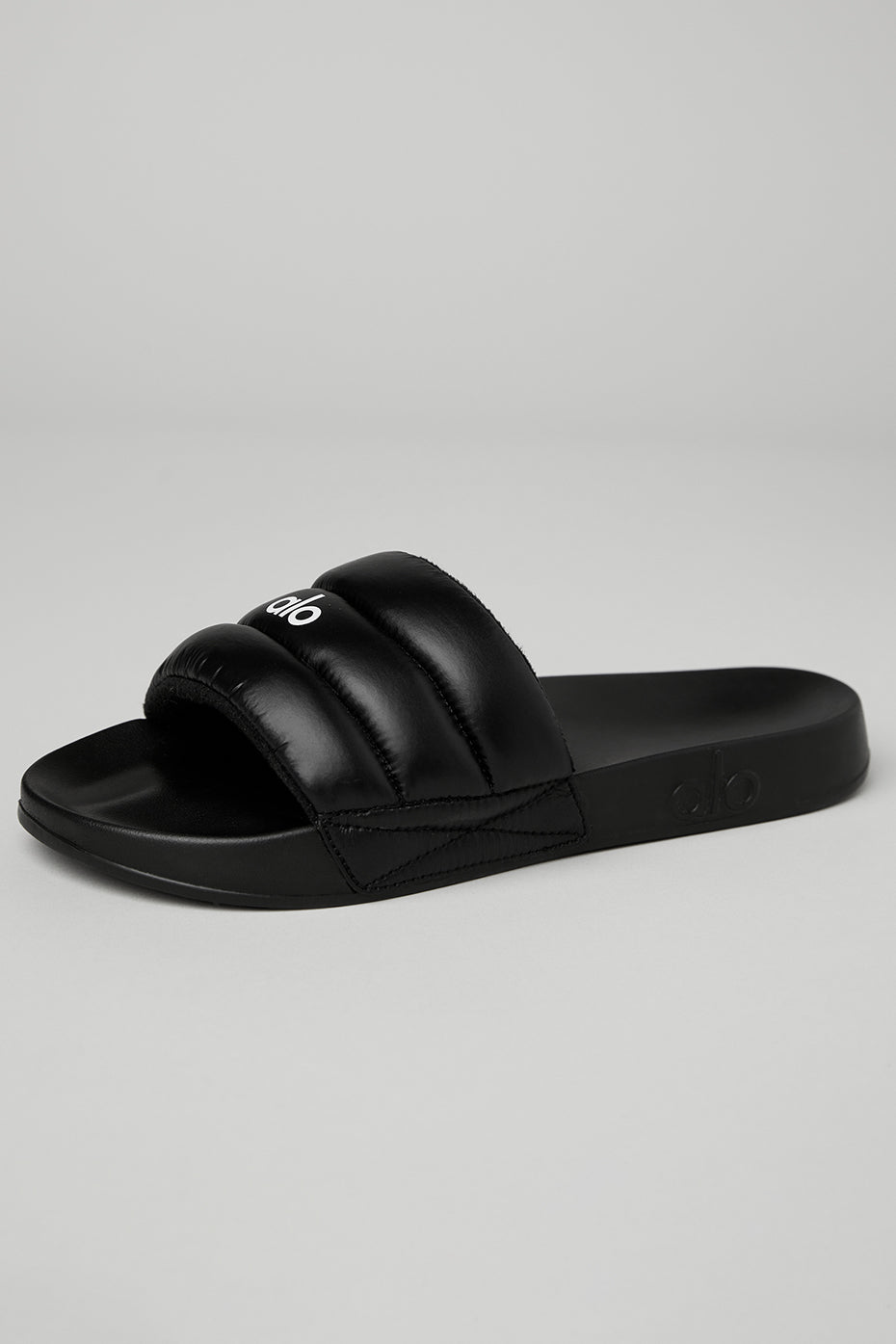 Alo Yoga Cloud It Slide - Black | Editorialist