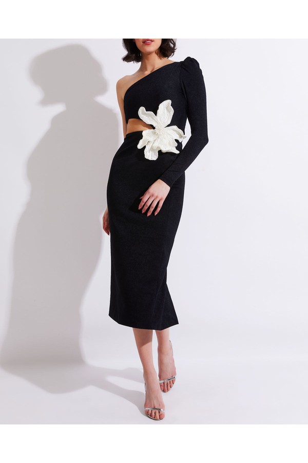 patbo one shoulder maxi dress with flower applique PatBO Bananeira Tropical One Shoulder Maxi Dress in Beige