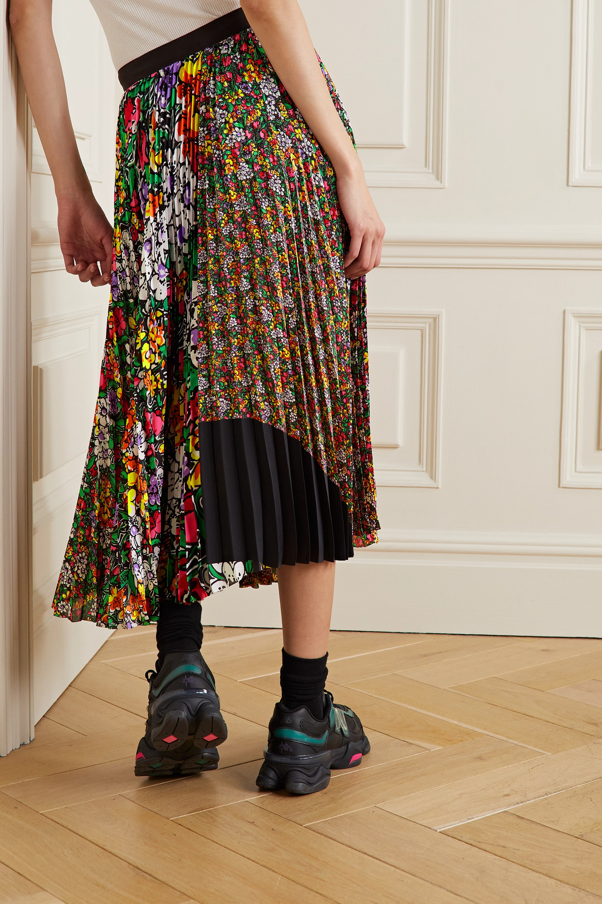 Sacai Belted Floral-Print Plissé-Satin Midi Wrap Skirt In Green