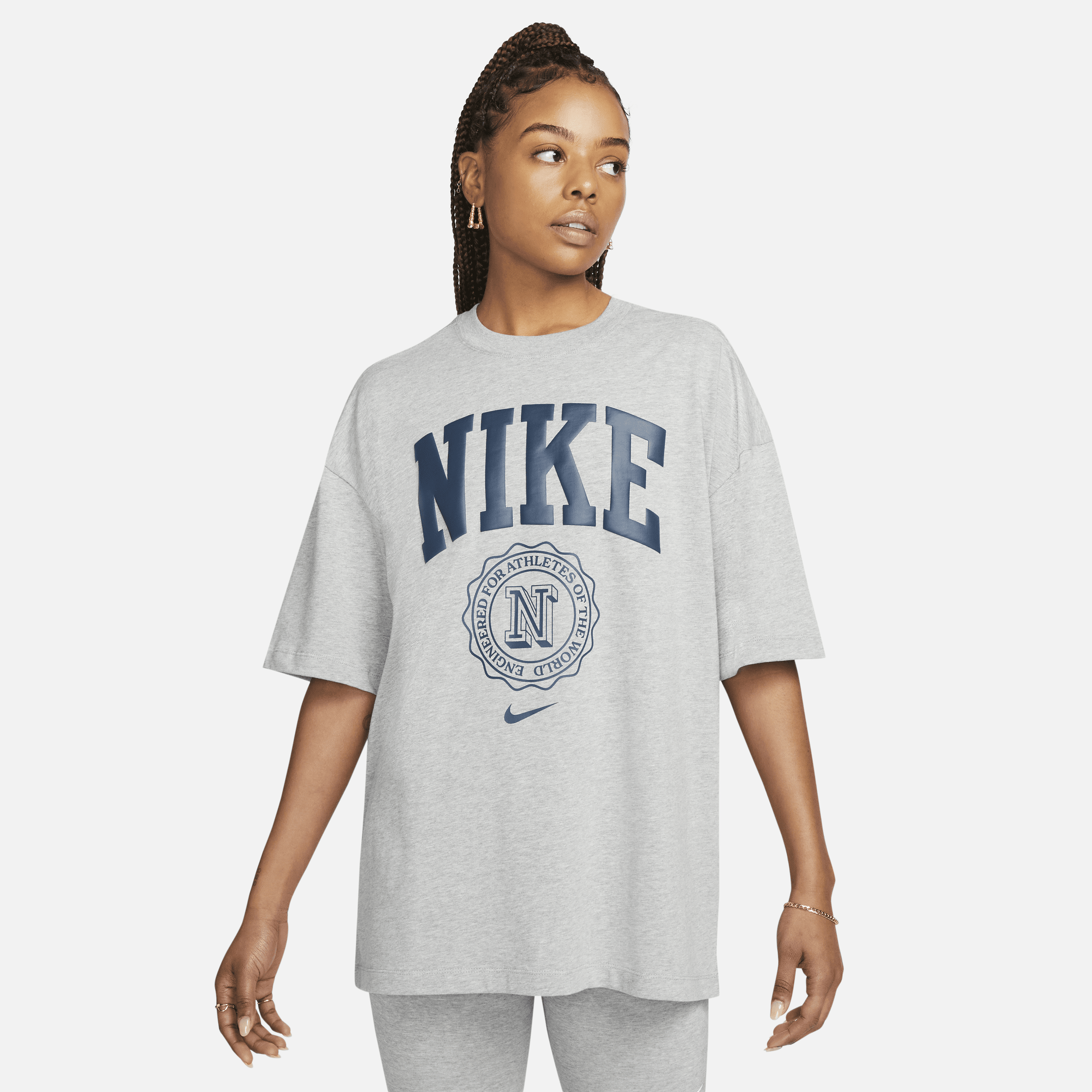nike sportswear essential tshirt