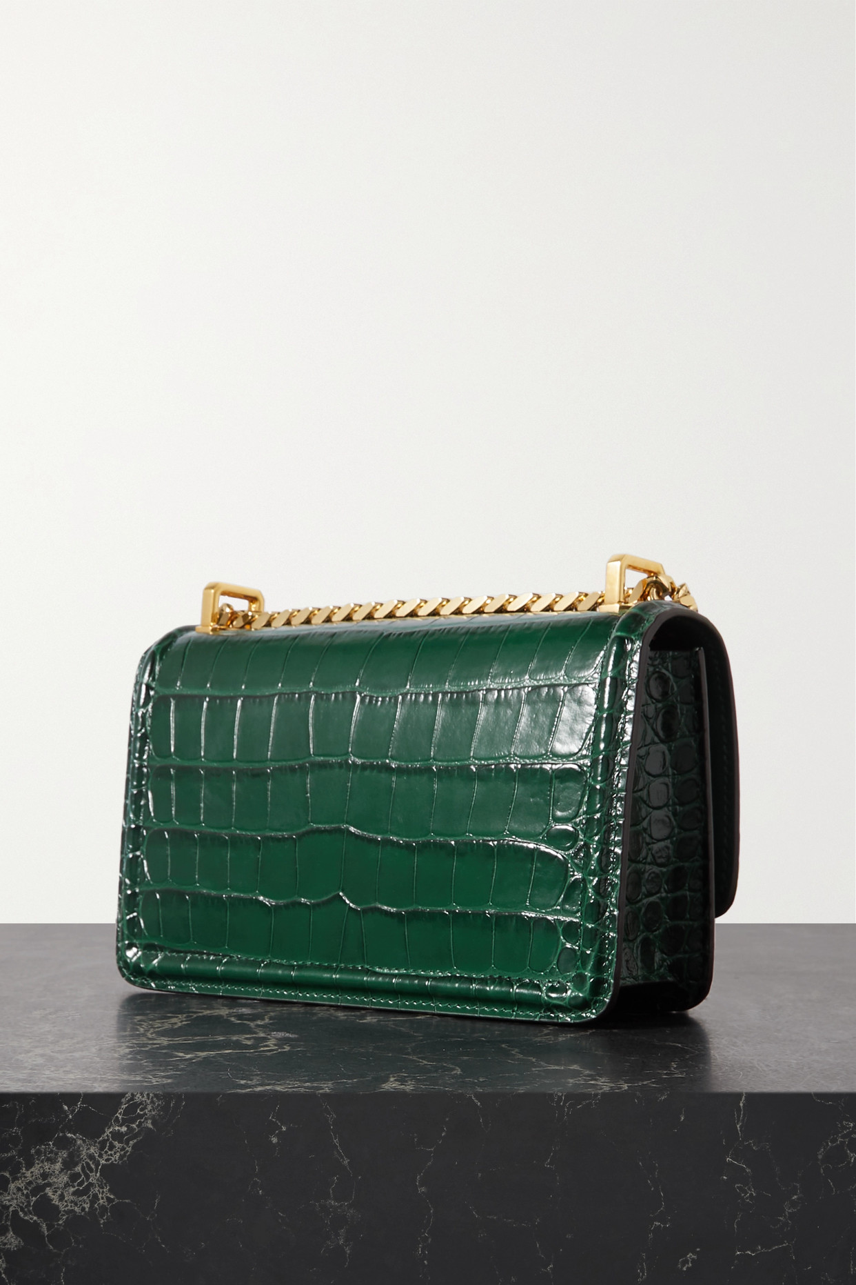 25654178~green_2.jpg