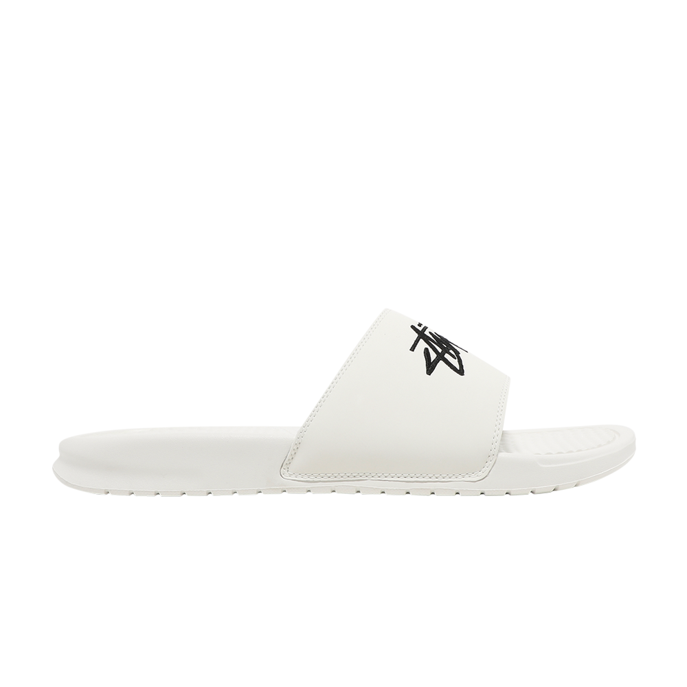 Stussy × Nike Benassi Slide Sandal Sail MENS NIKE X STUSSY BENASSI SLIDES / SANDALS WHITE SAIL-BLACK SZ 8