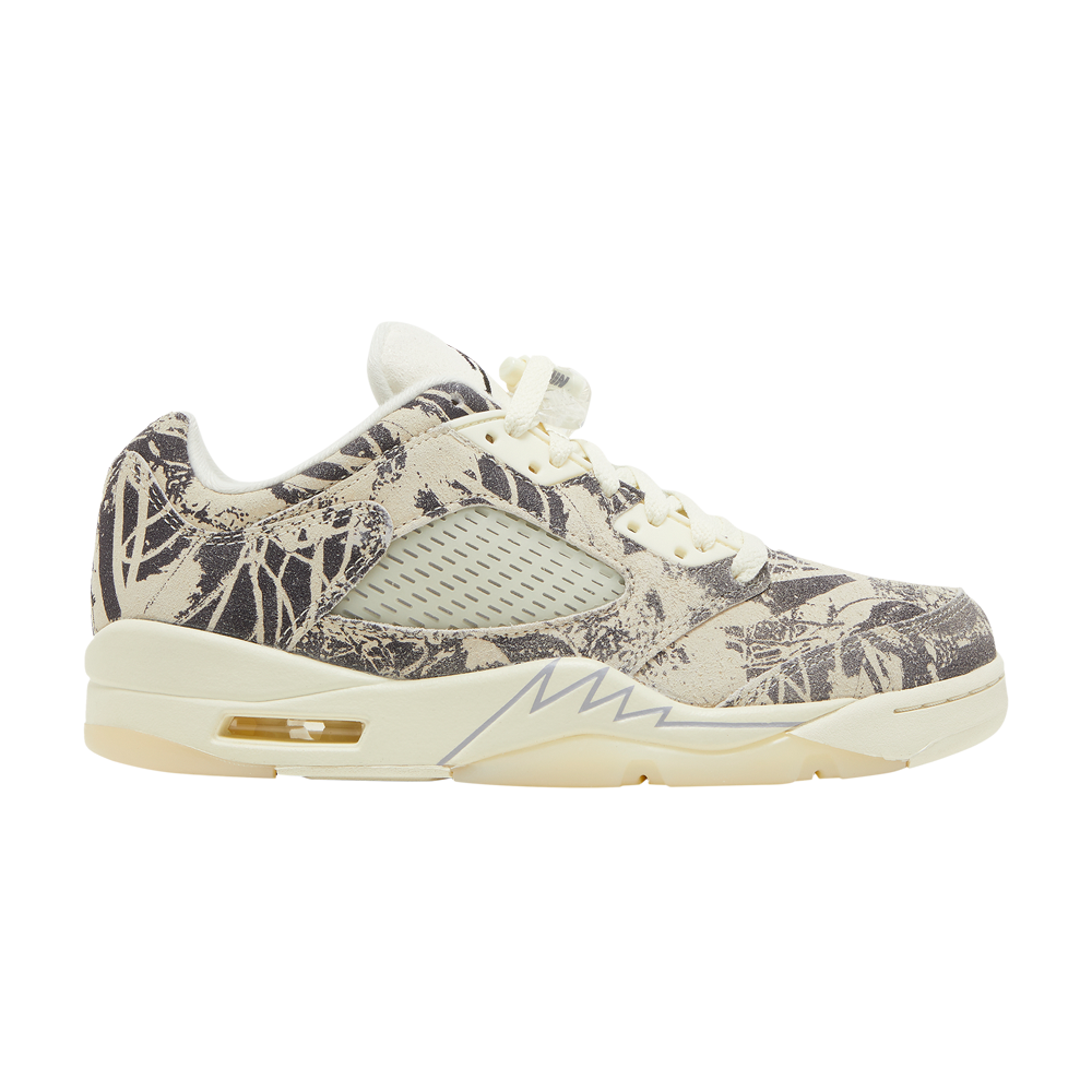 Jordan Retro Low Sneakers - Cream | Editorialist