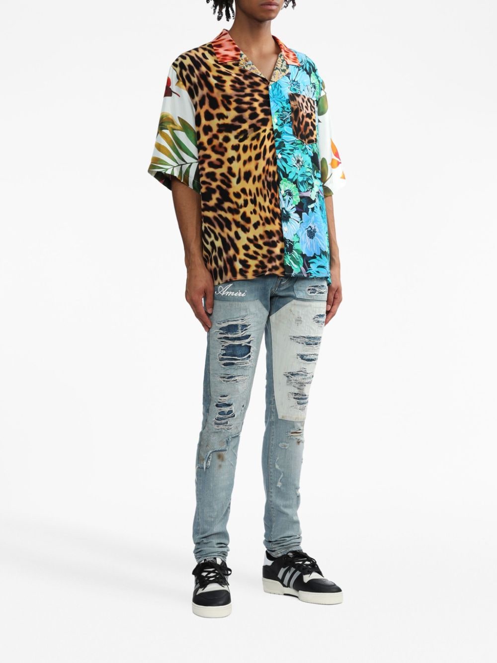 AMIRI Logo-Print Distressed Jeans