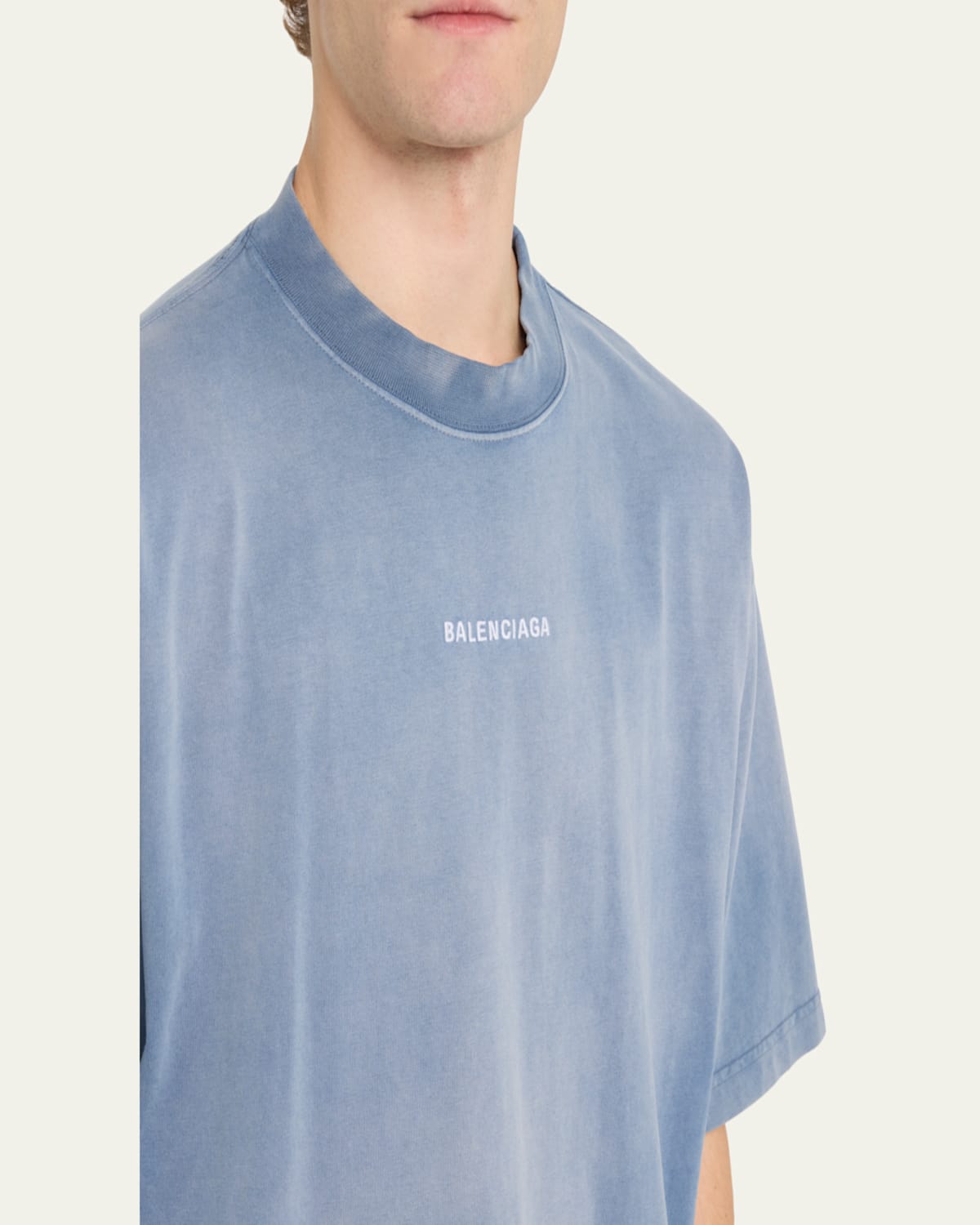 Balenciaga Relaxed Logo T-Shirt - Navy/Crm | Editorialist