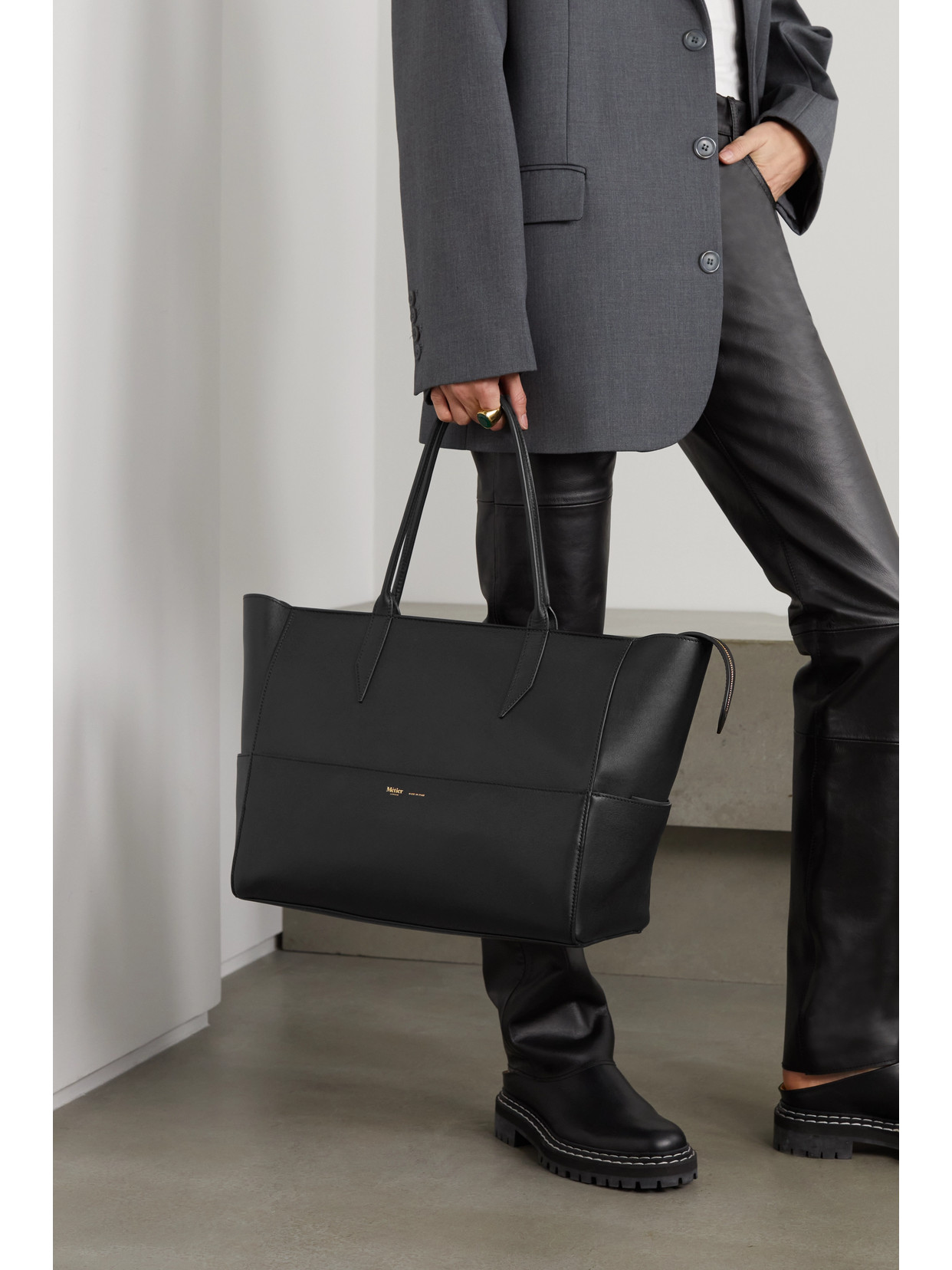 METIER Incognito 36 Leather Tote
