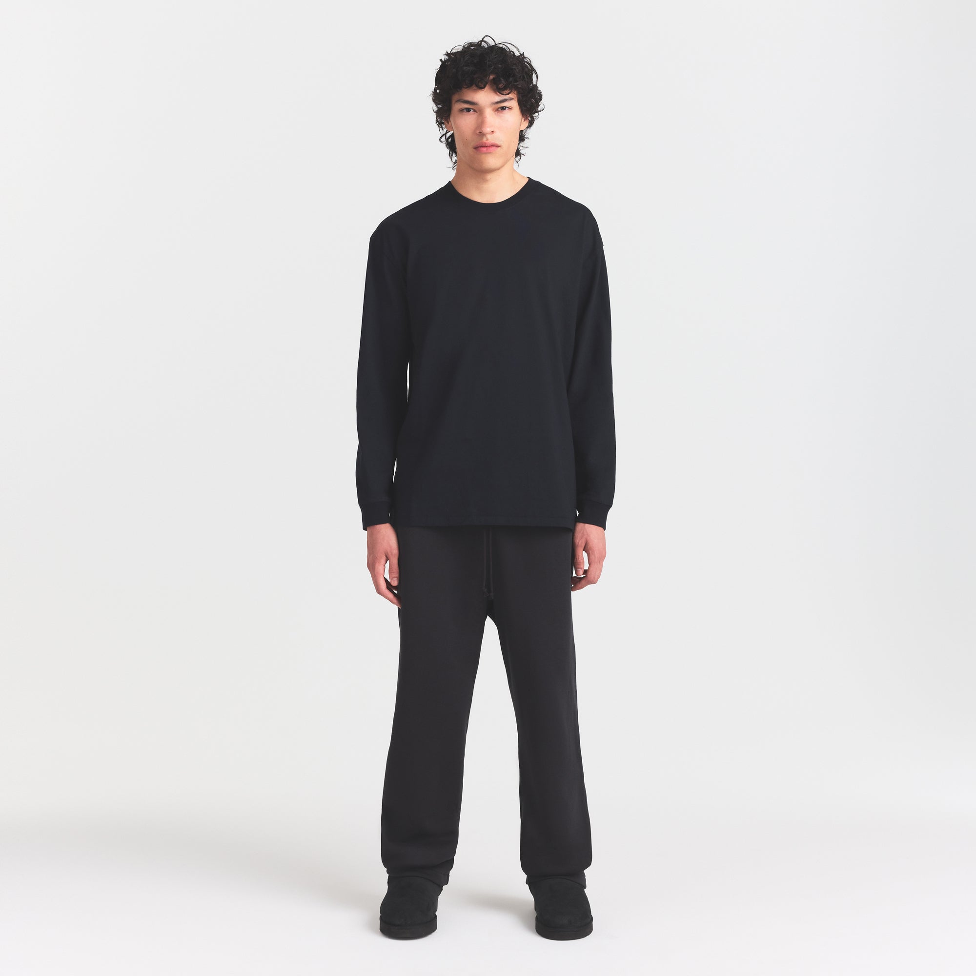 SKIMS mens relaxed long sleeve t shirt | black | medium | heavyweight cotton