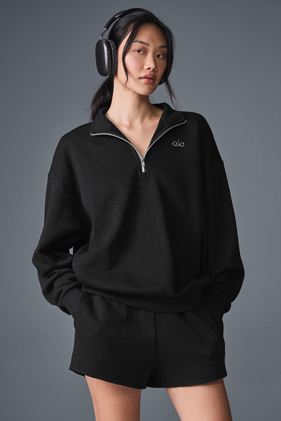 Alo Yoga Accolade 1/4 Zip Pullover Top - Black | Editorialist