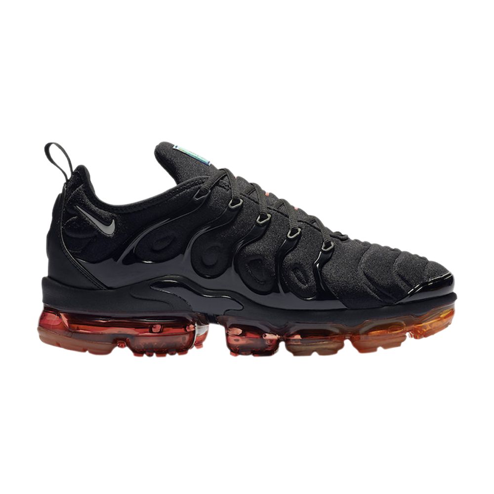 black vapormax plus with orange bottom
