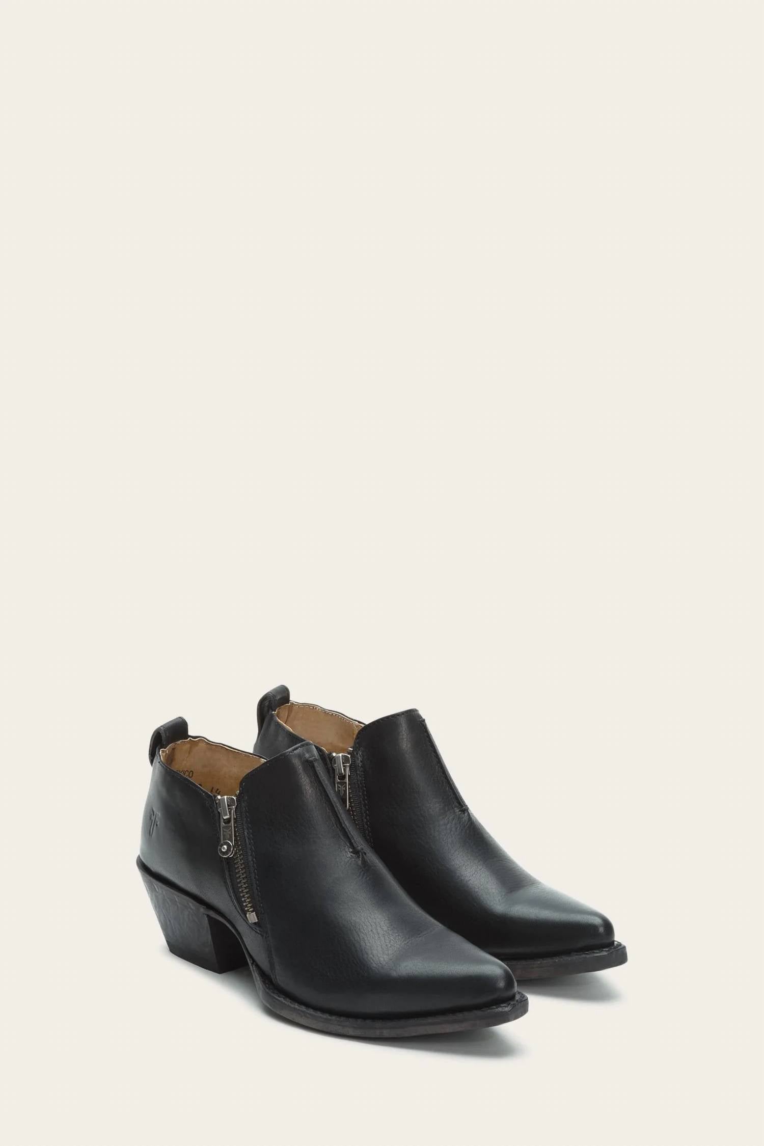 Frye Sacha Moto Shortie In Black 45% Off Editorialist