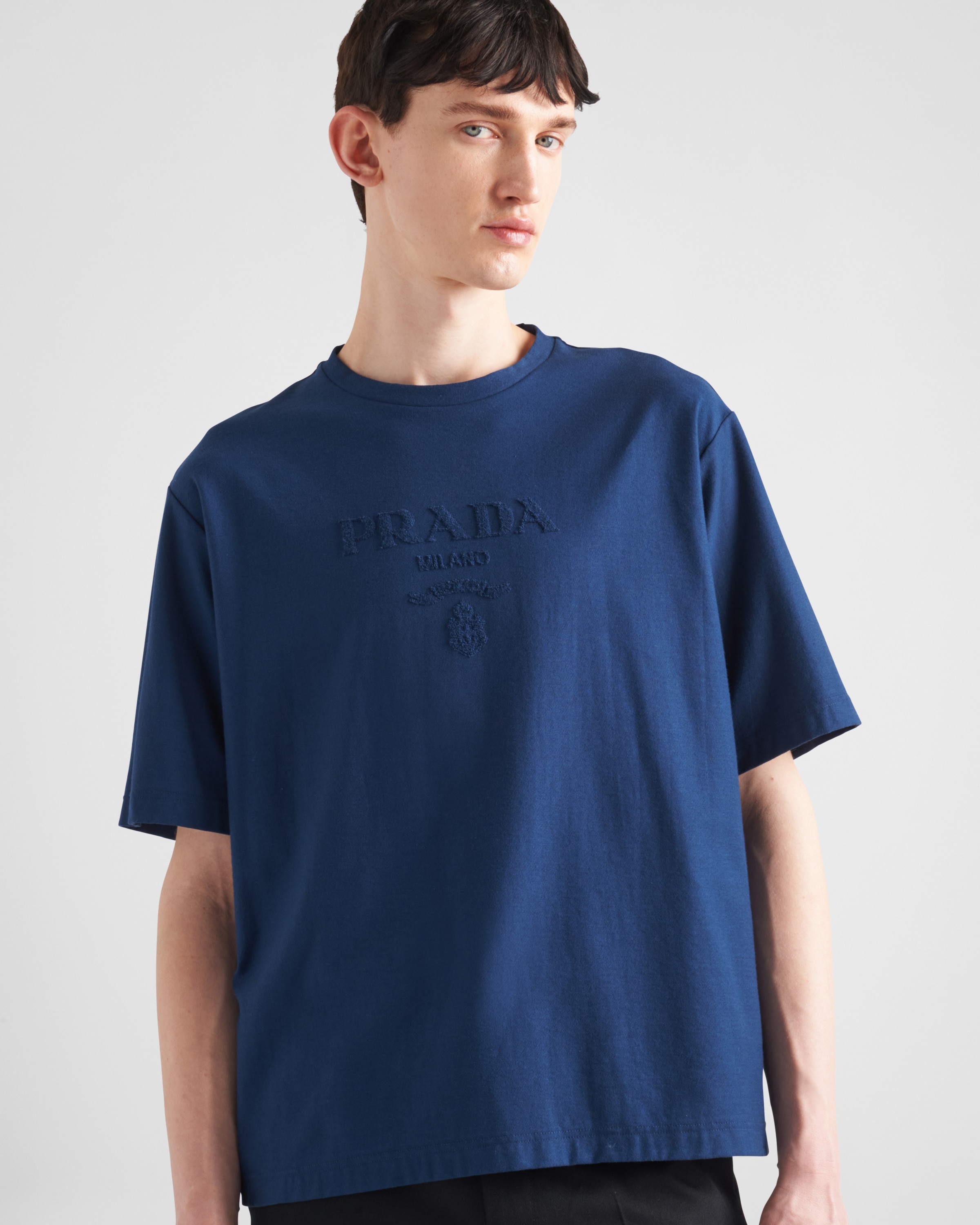 【PRADA】テクニカルコットン Tシャツ★ネイビー★XL Prada Technical Cotton T-Shirt - Navy | Editorialist