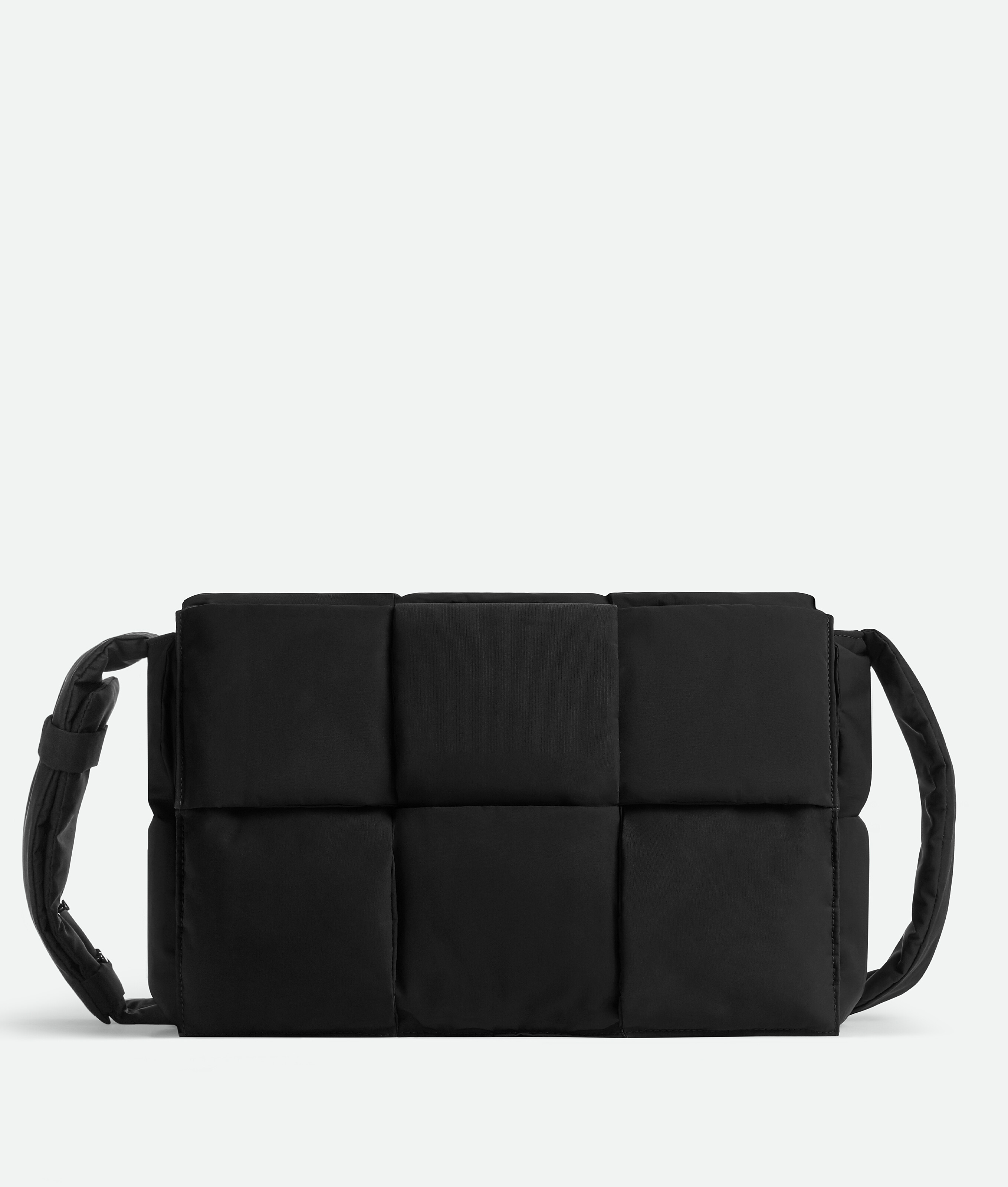 大阪サイト 美品 bottega veneta 22aw pillow sneaker 43 【公式通販】