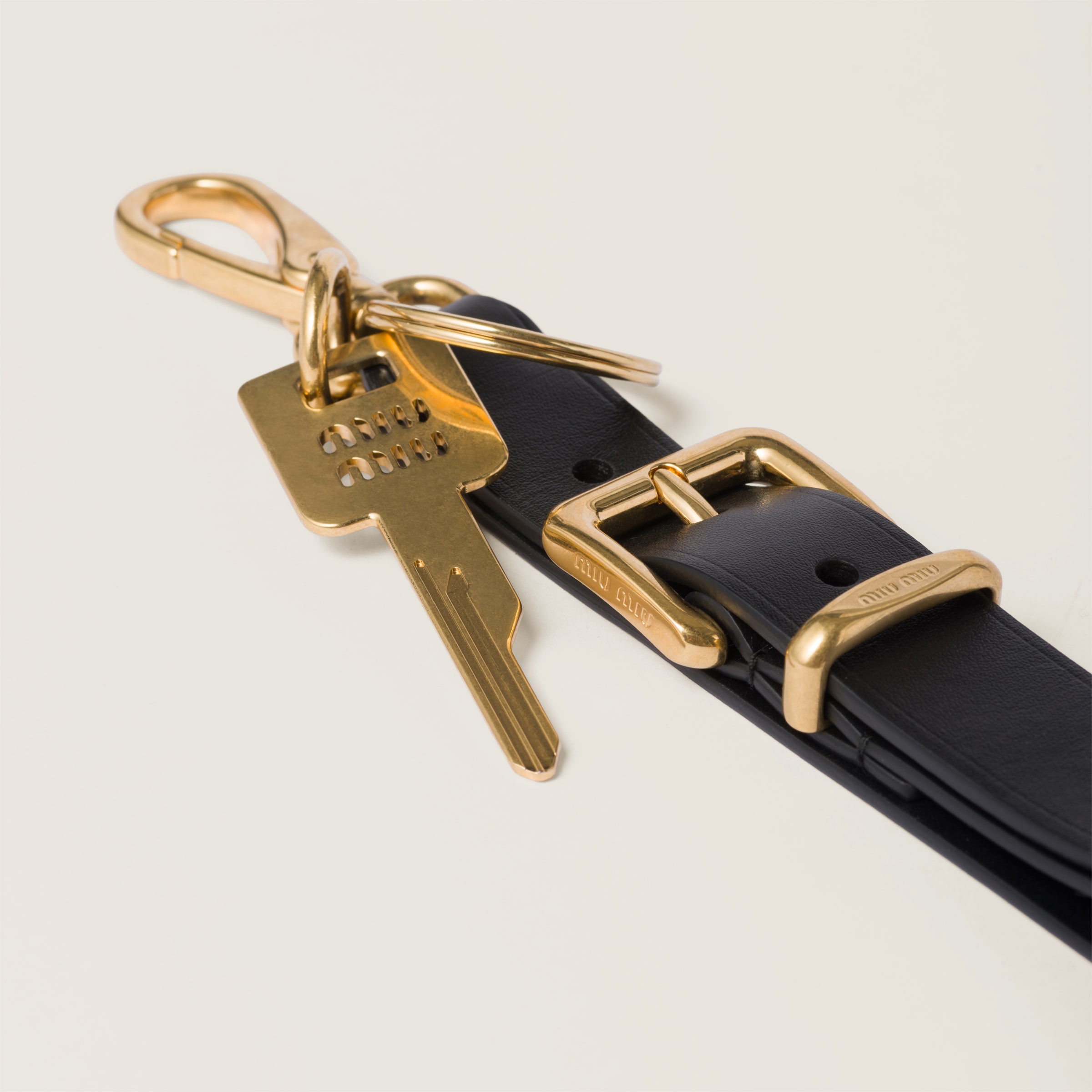 MIU MIU ブラックレザーキーリング Miu Miu Leather Key Ring - Black | Editorialist