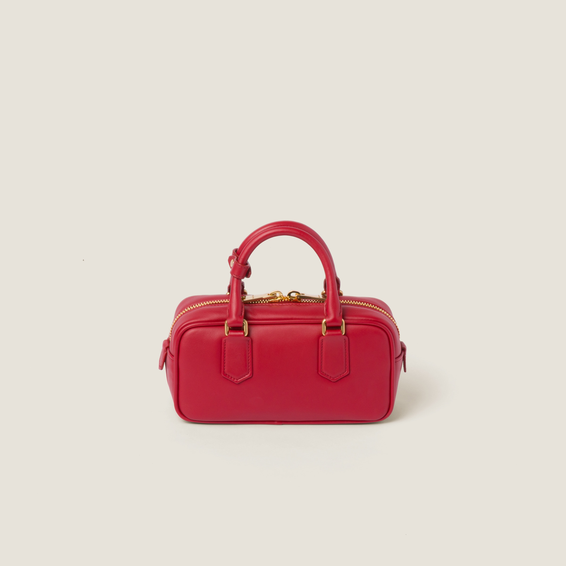 miu miu leather red A4 サイズ　大容量　シボ革　赤 Amazon | [ミュウミュウ] MIU MIU ショルダーバッグ 5BF068 N88 F068Z