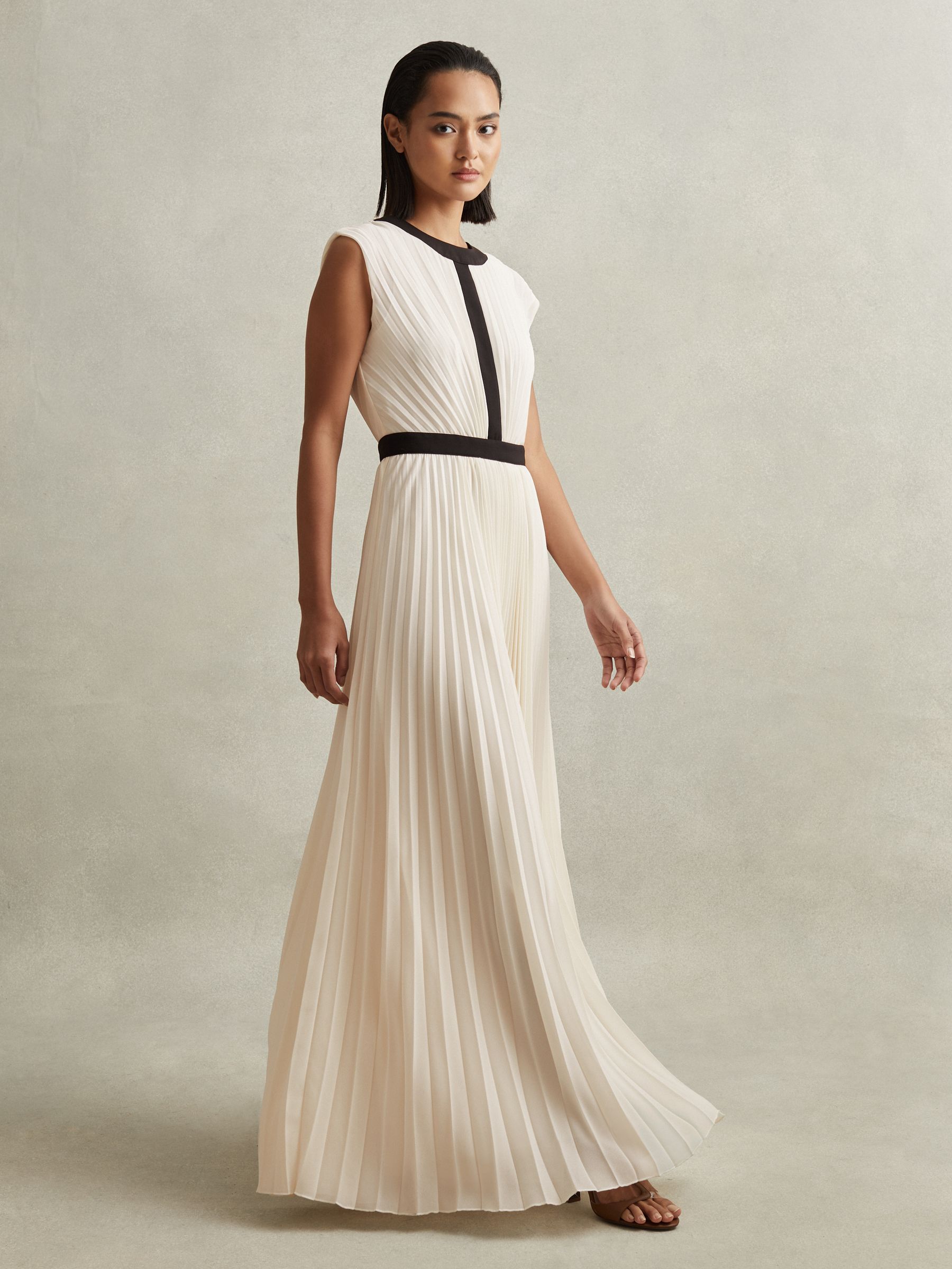 Reiss Harley Pleated Maxi Dress In White/Black - 48% Off | Editorialist Reiss Harley Pleated Maxi Dress In White/Black - 48% Off | Editorialist
