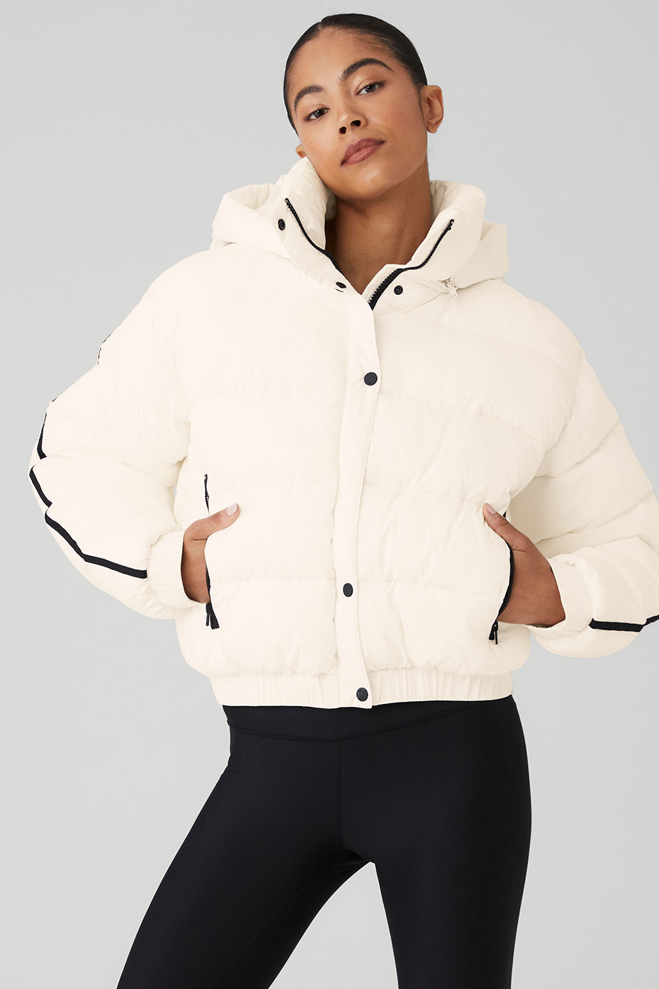 Alo Yoga Aspen Love Puffer Jacket In White, Size - Ivory 